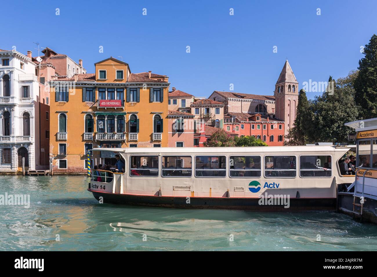Venice vaporetto public transport hi-res stock photography and images ...