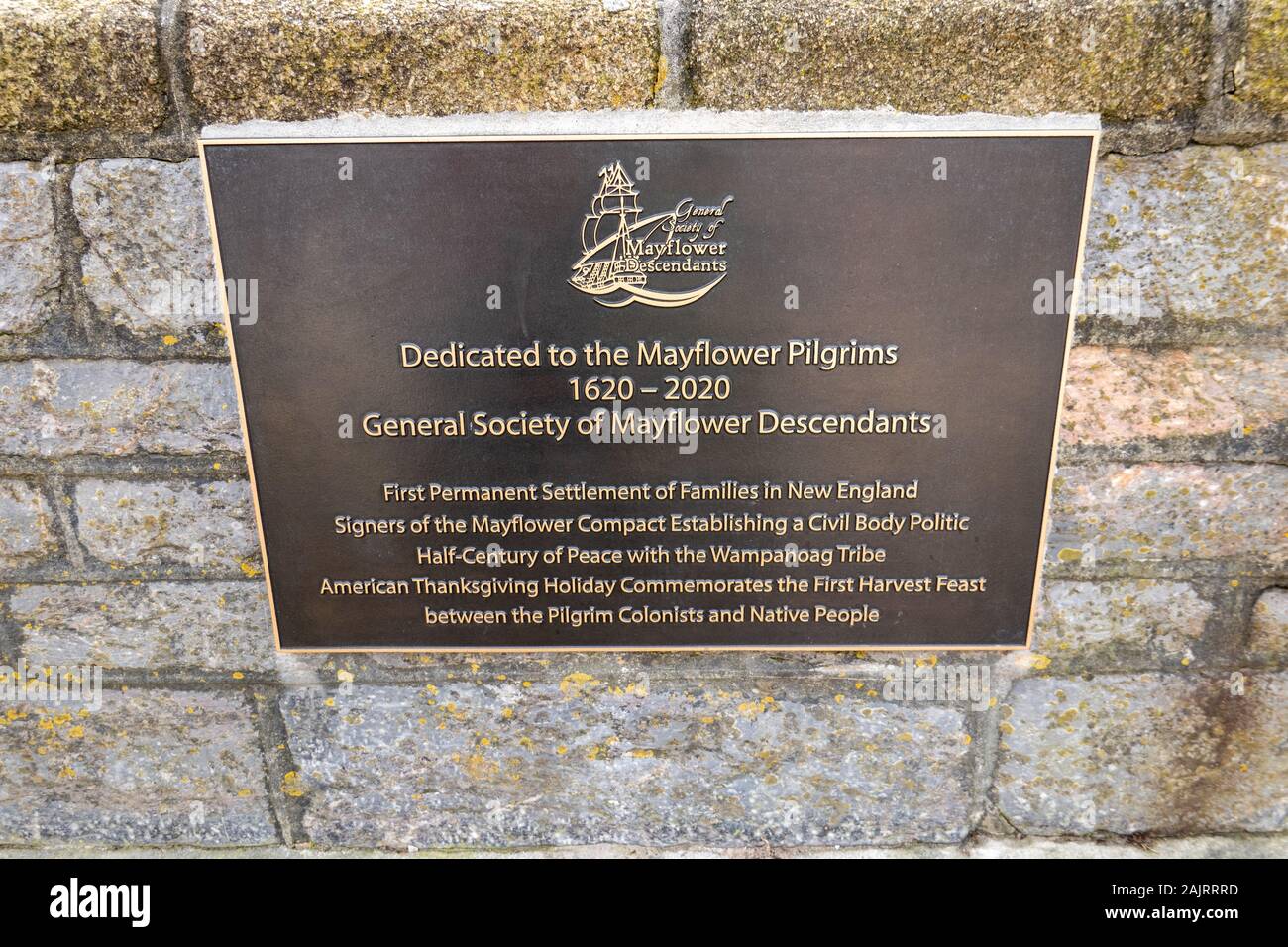 Commemorative plaque dedicated to the Mayflower Pilgrims Stock Photo ...