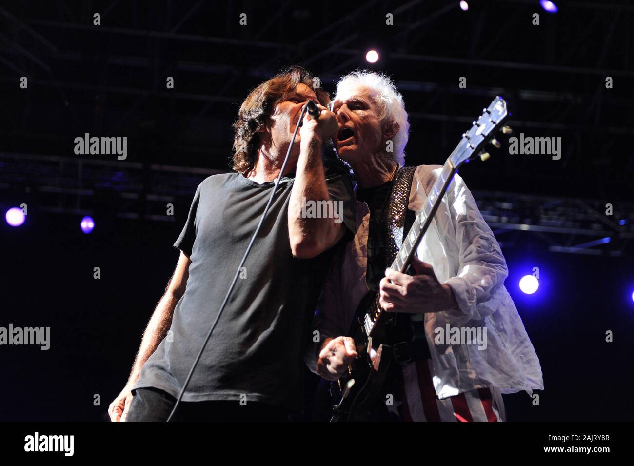 Singer dave brock hi-res stock photography and images - Alamy