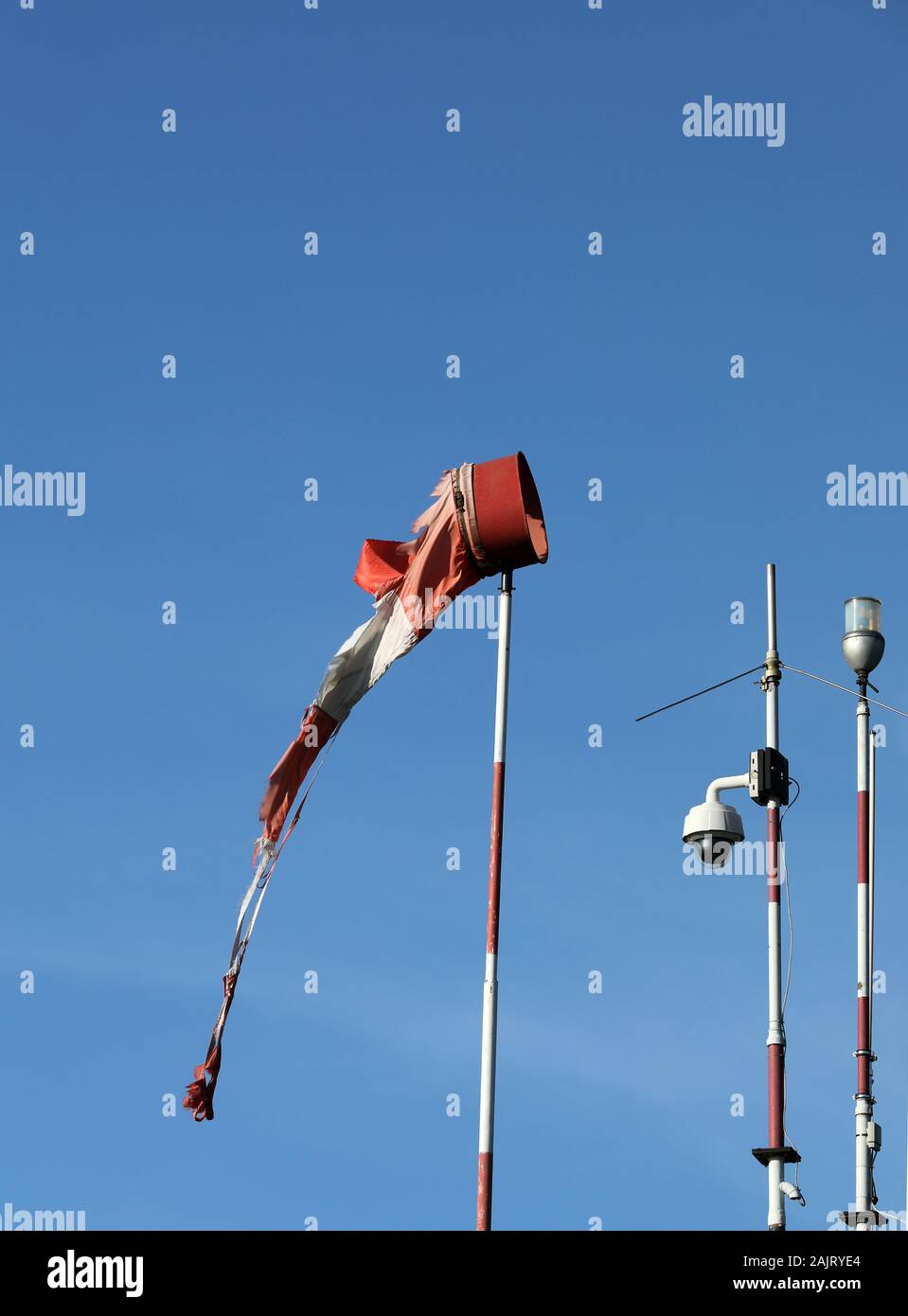 Anemometer and wind vane hi-res stock photography and images - Alamy