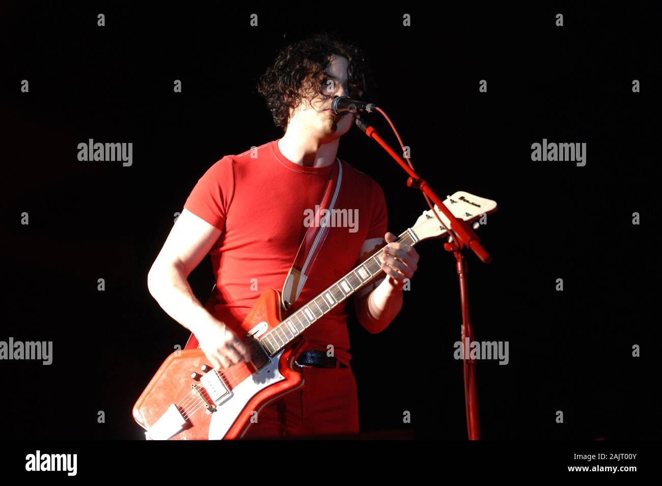 The white stripes imeges hi-res stock photography and images - Alamy