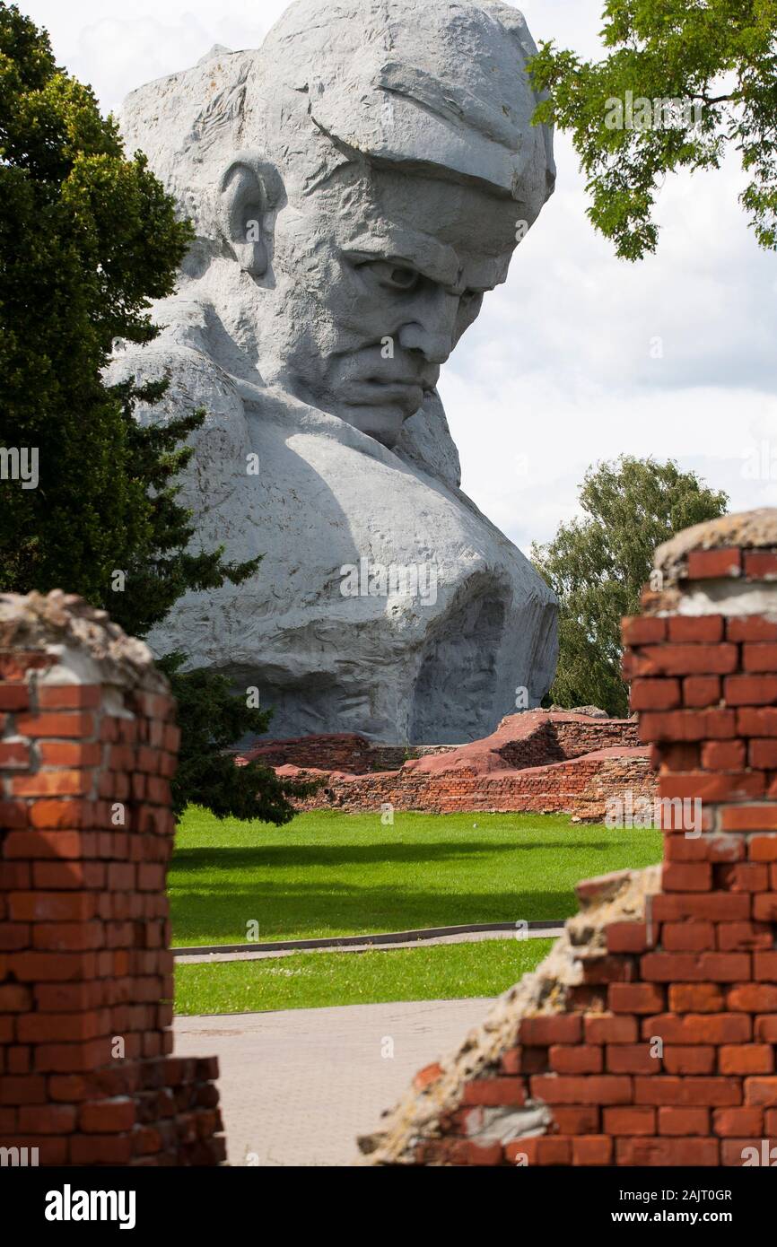 The epic statue "courage" which celebrates the defence of the fortress ...