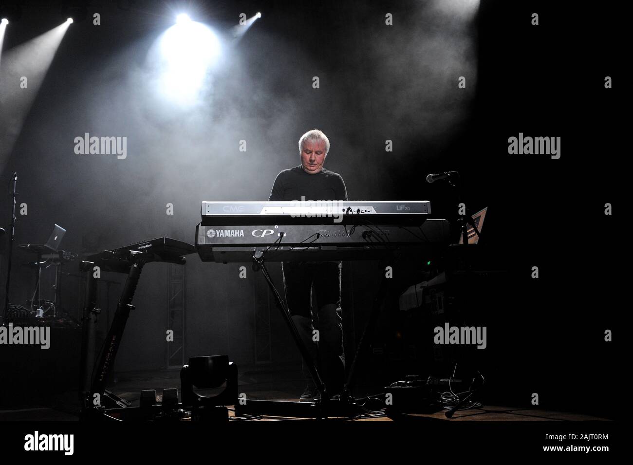 Famous british pop group hi-res stock photography and images - Alamy