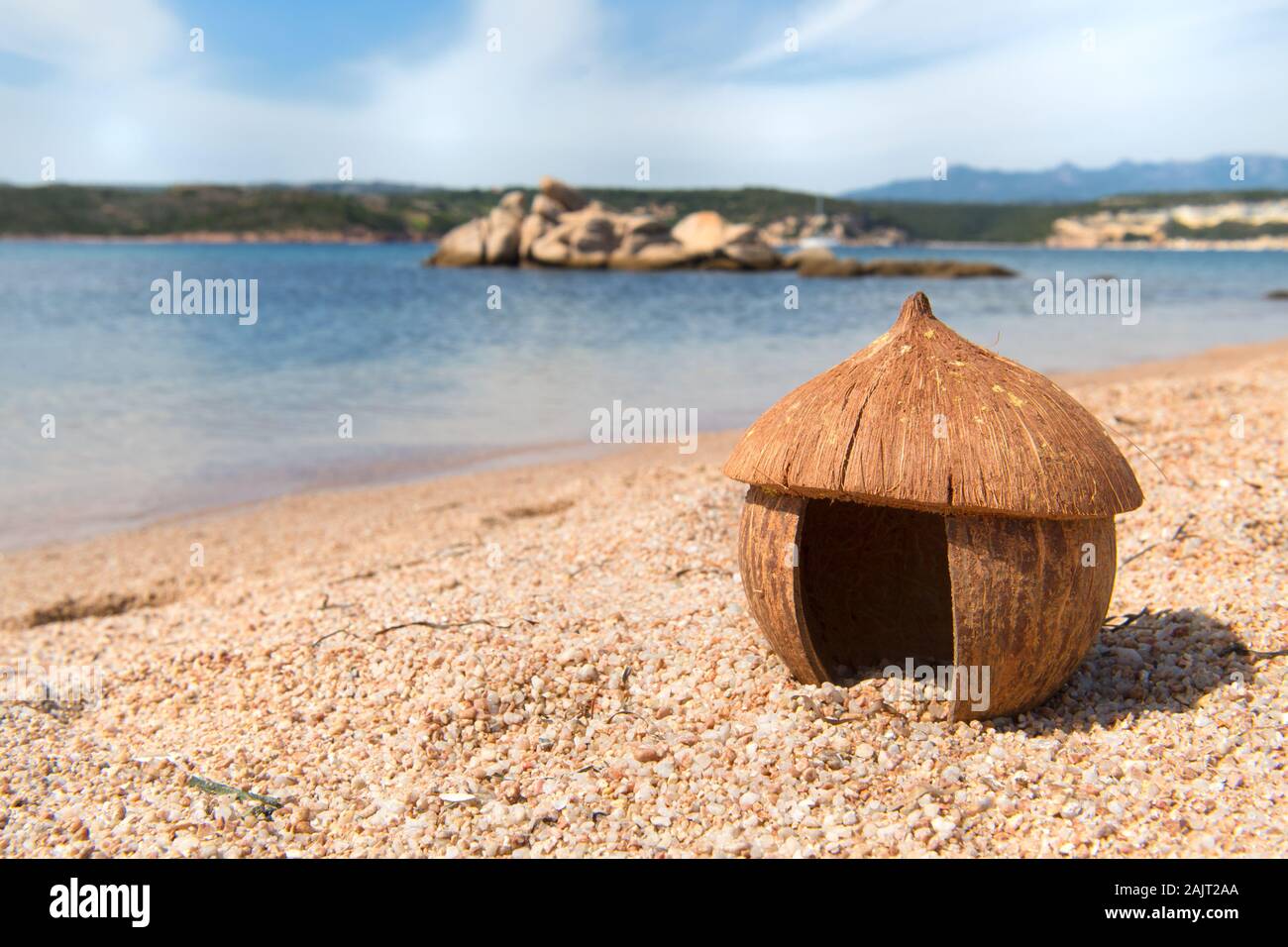 African hut made from coconut at the beach Stock Photo - Alamy
