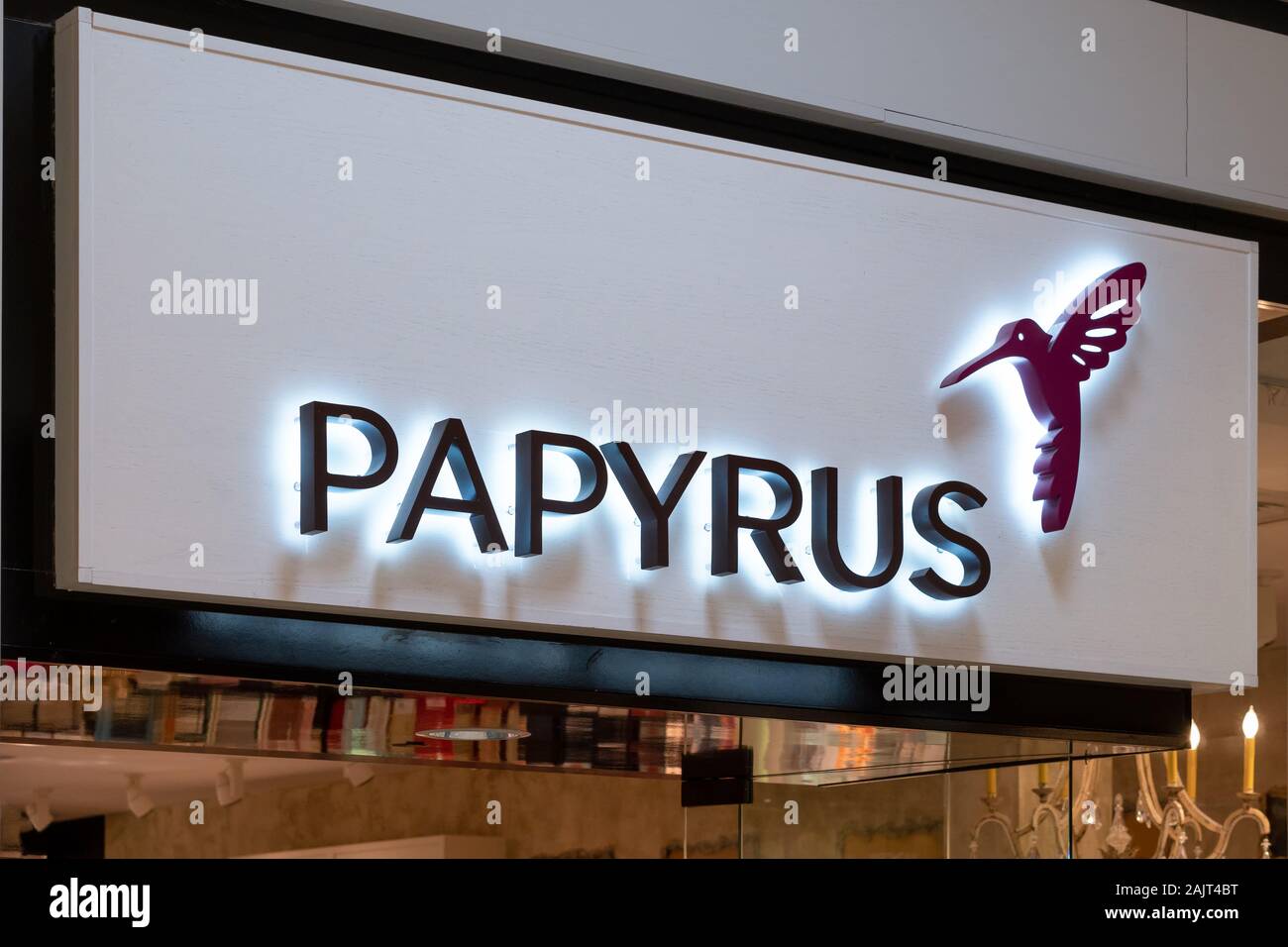Papyrus store hi-res stock photography and images - Alamy