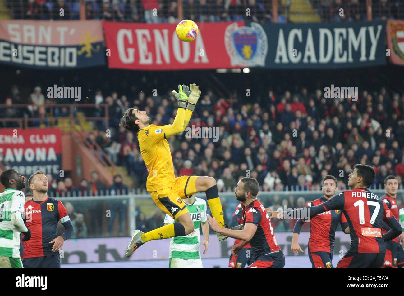 Mattia perin genoa hi-res stock photography and images - Alamy