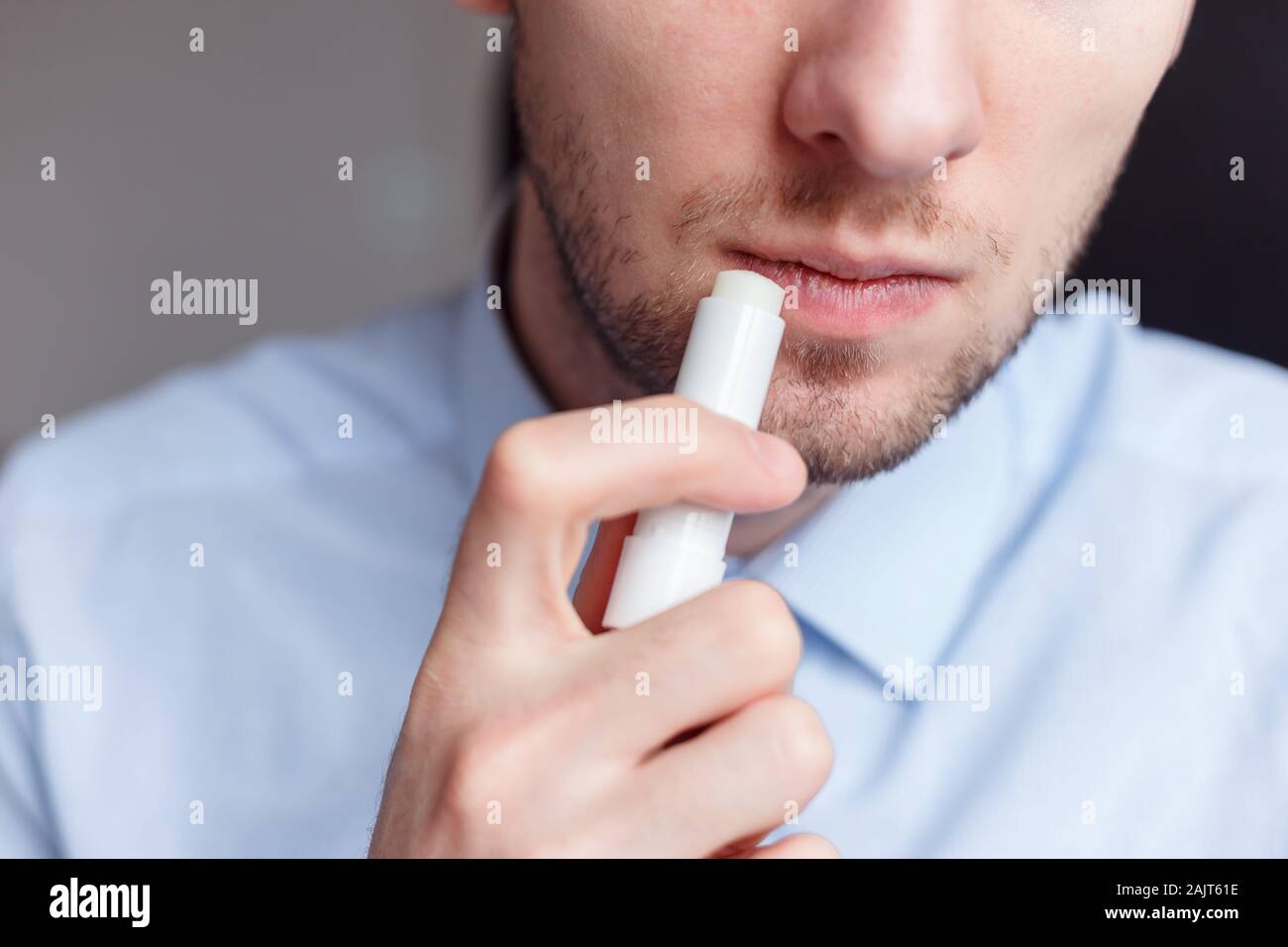 Apply lipstick hi-res stock photography and images - Alamy