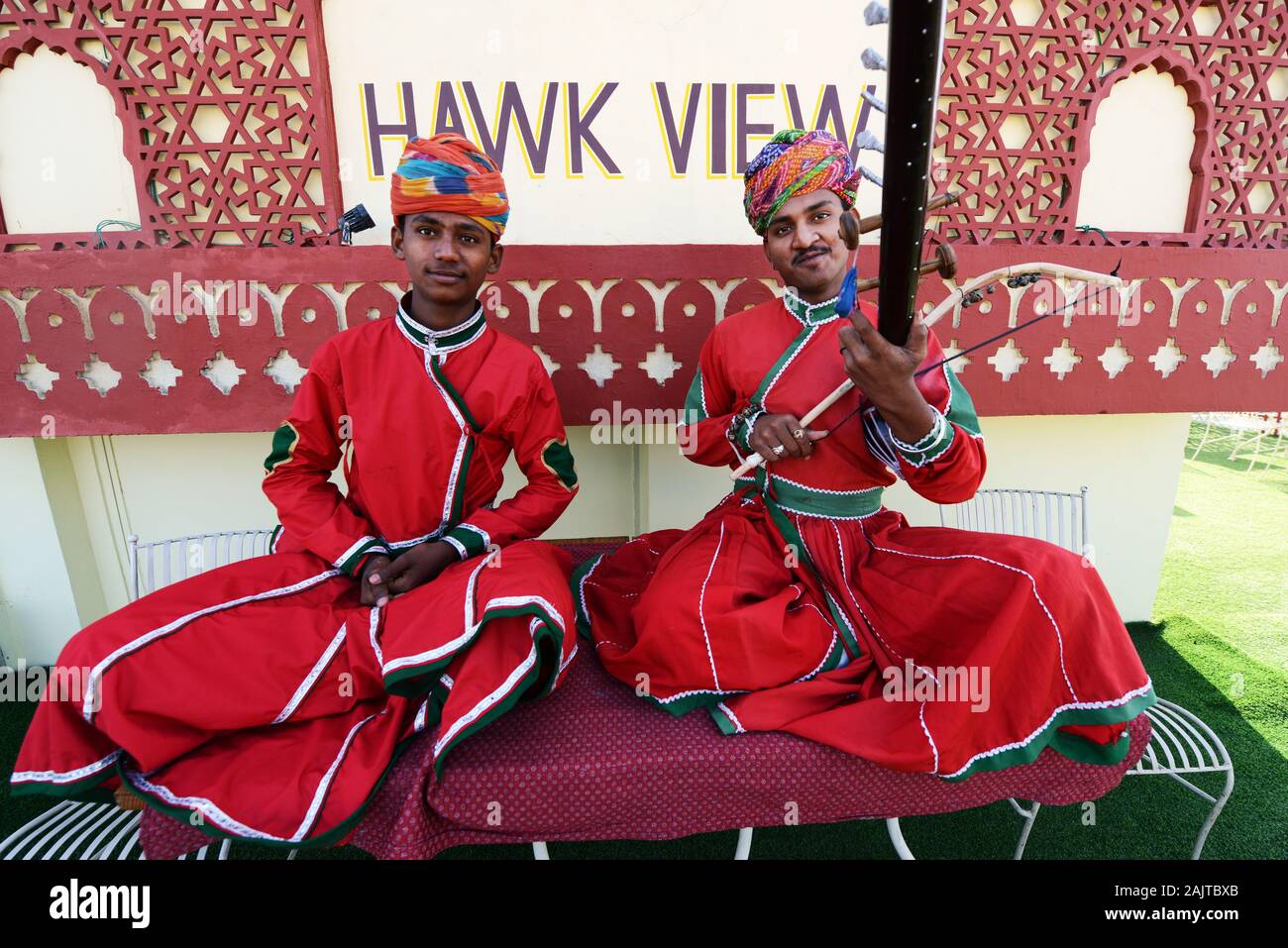 A Rajasthani musician playing the Ravanhatta Stock Photo - Alamy