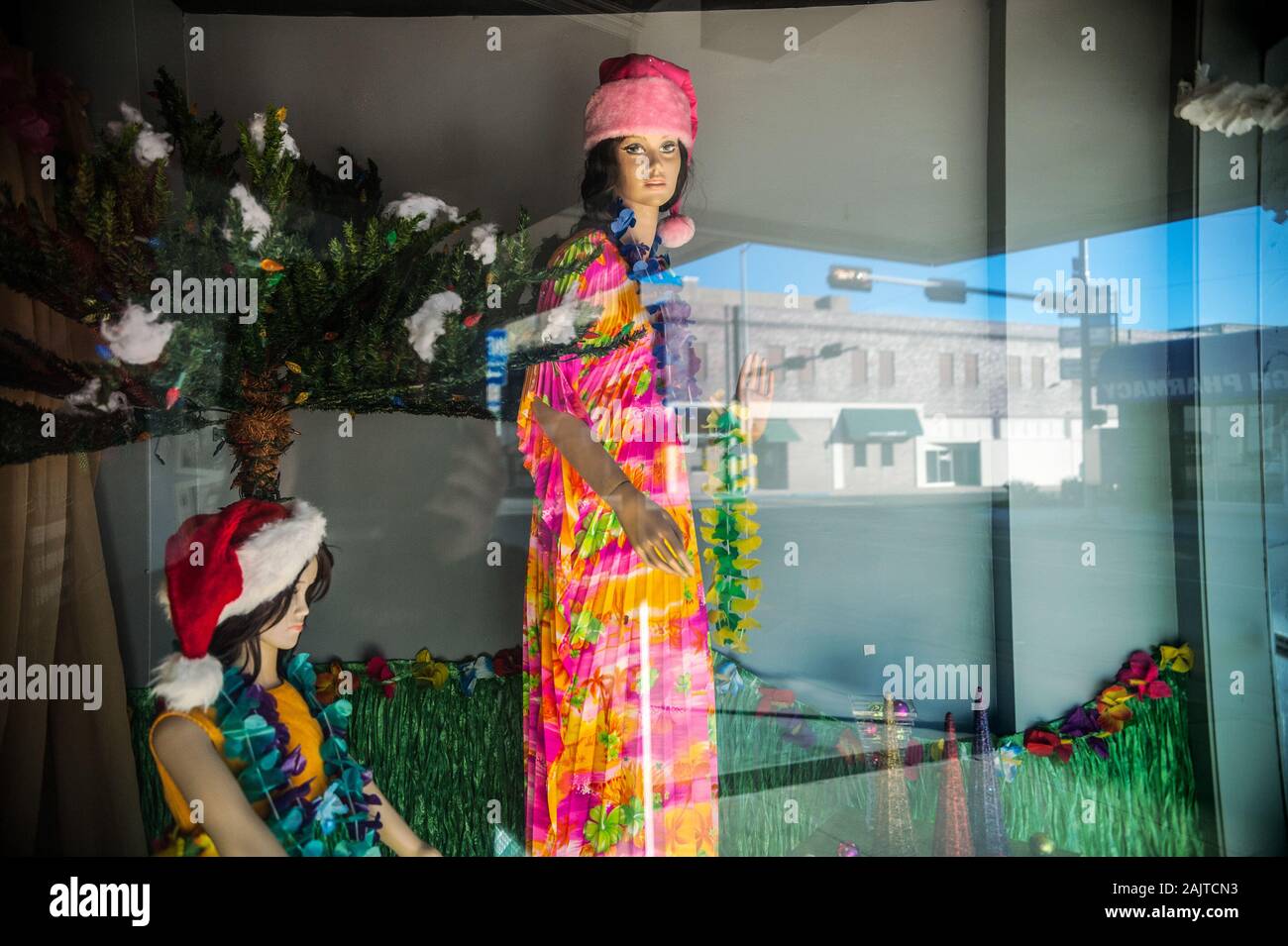 Mannequin female pink hi-res stock photography and images - Alamy