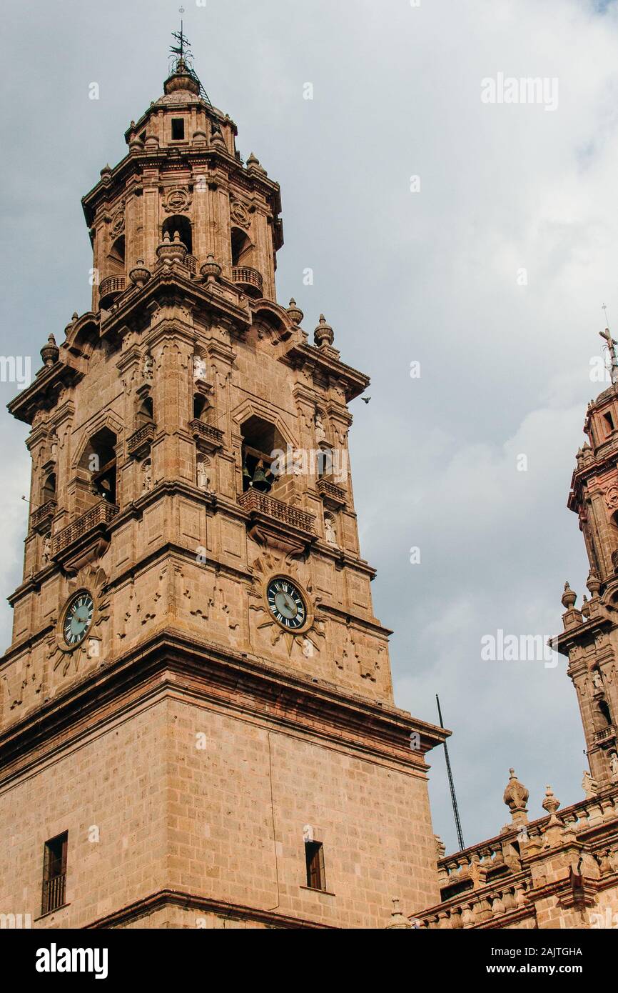 Catedral de Morelia - Construction of the church building, using local ...