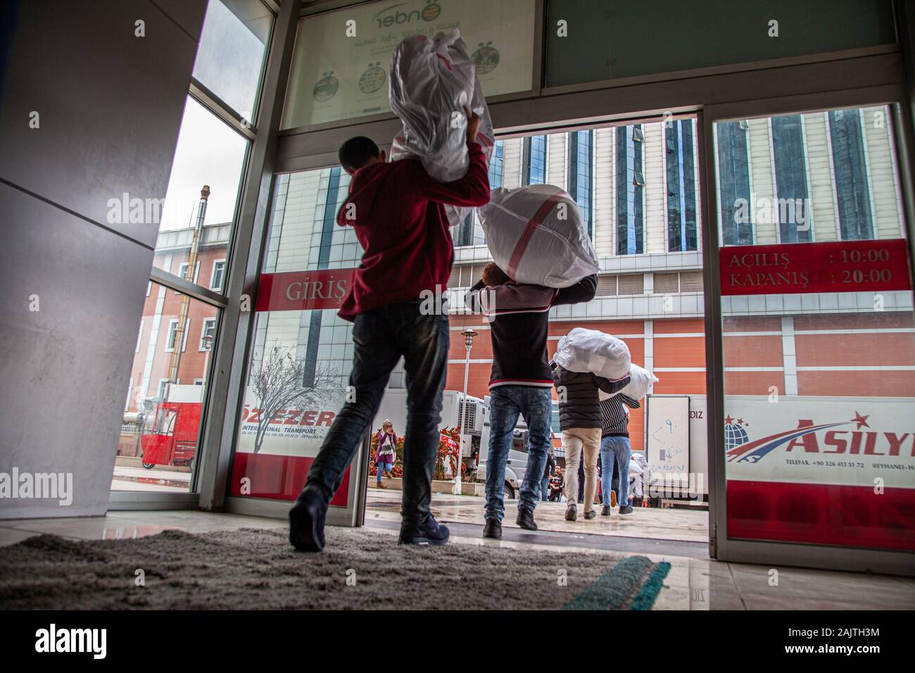 Collect clothes charity hi-res stock photography and images - Alamy