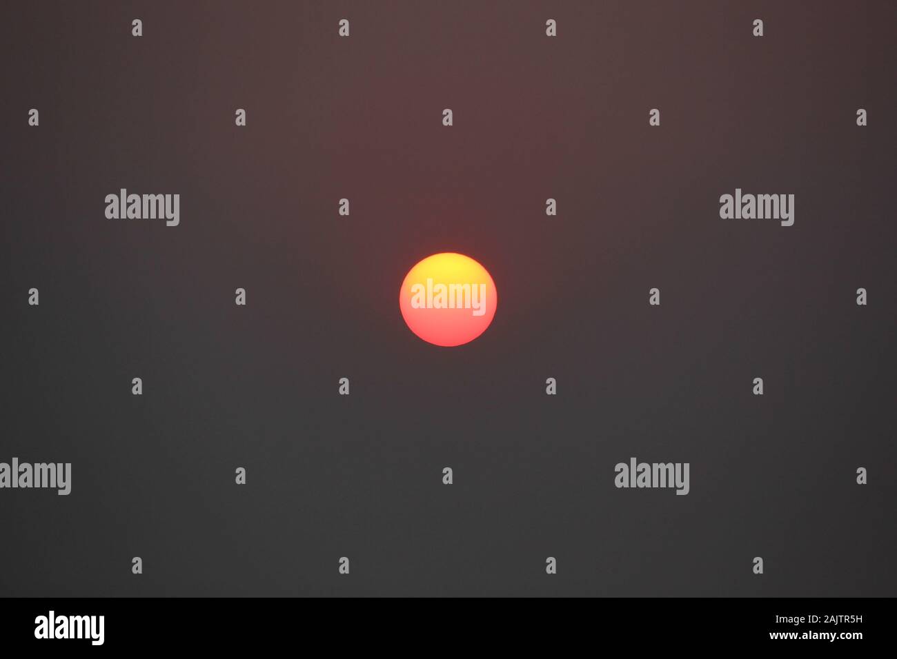 Big bright sun hi-res stock photography and images - Alamy