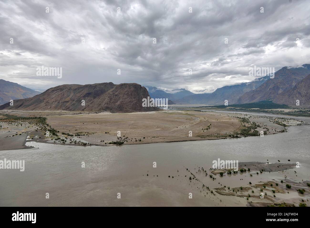 Indus river india pakistan hi-res stock photography and images - Alamy
