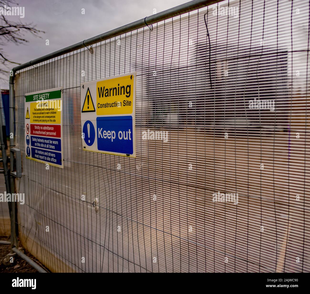 Site safety signs entrance construction hi-res stock photography and ...