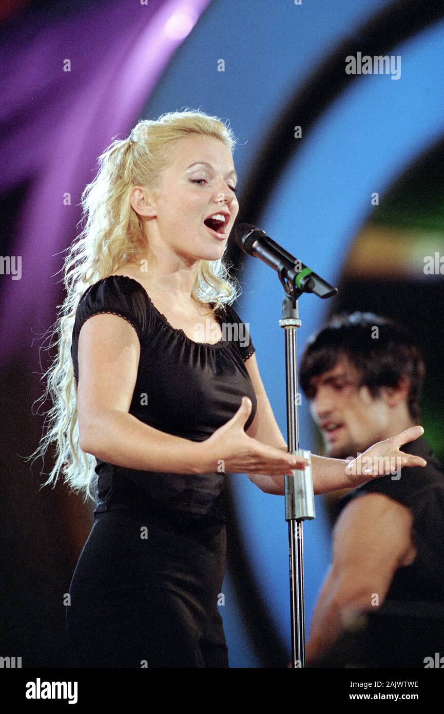 Verona Italy 04/09/1999 , Festivalbar 2001 ,Arena : Geri Halliwell ...