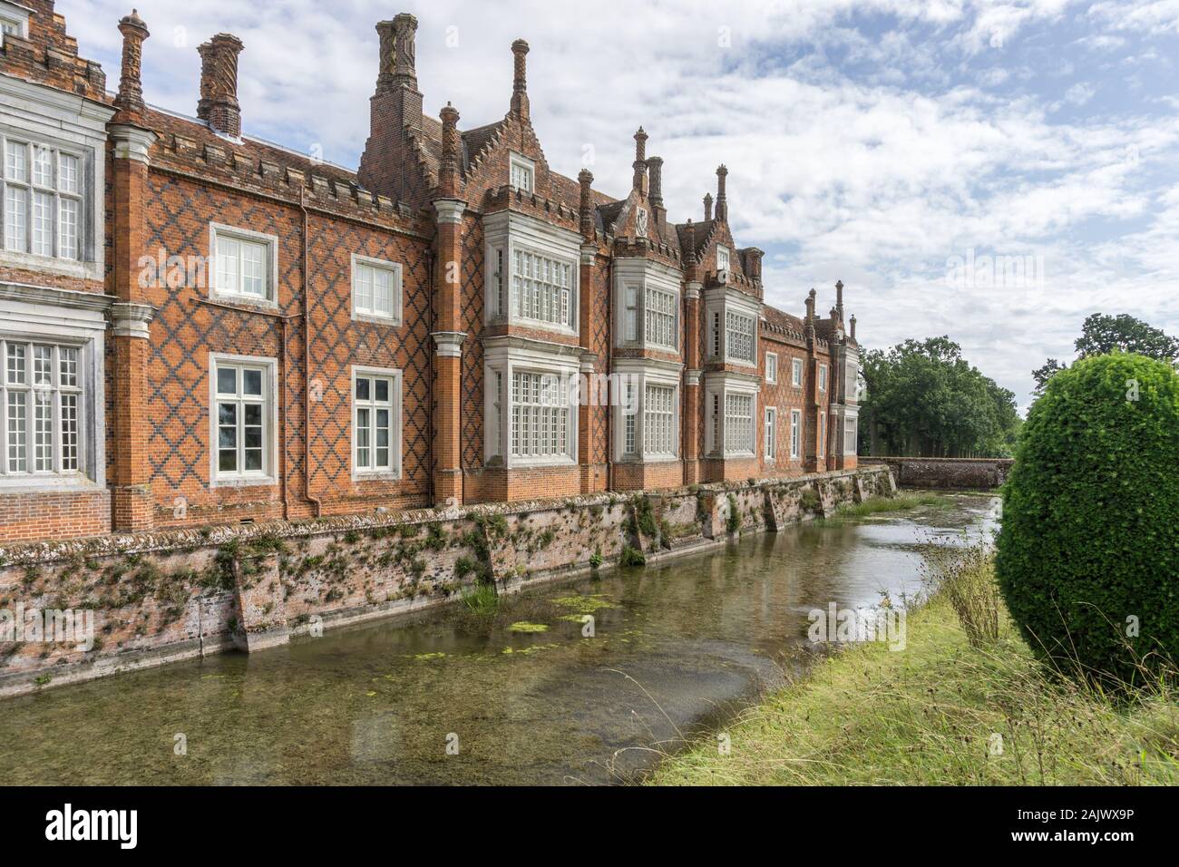 Helmingham hall hi-res stock photography and images - Alamy