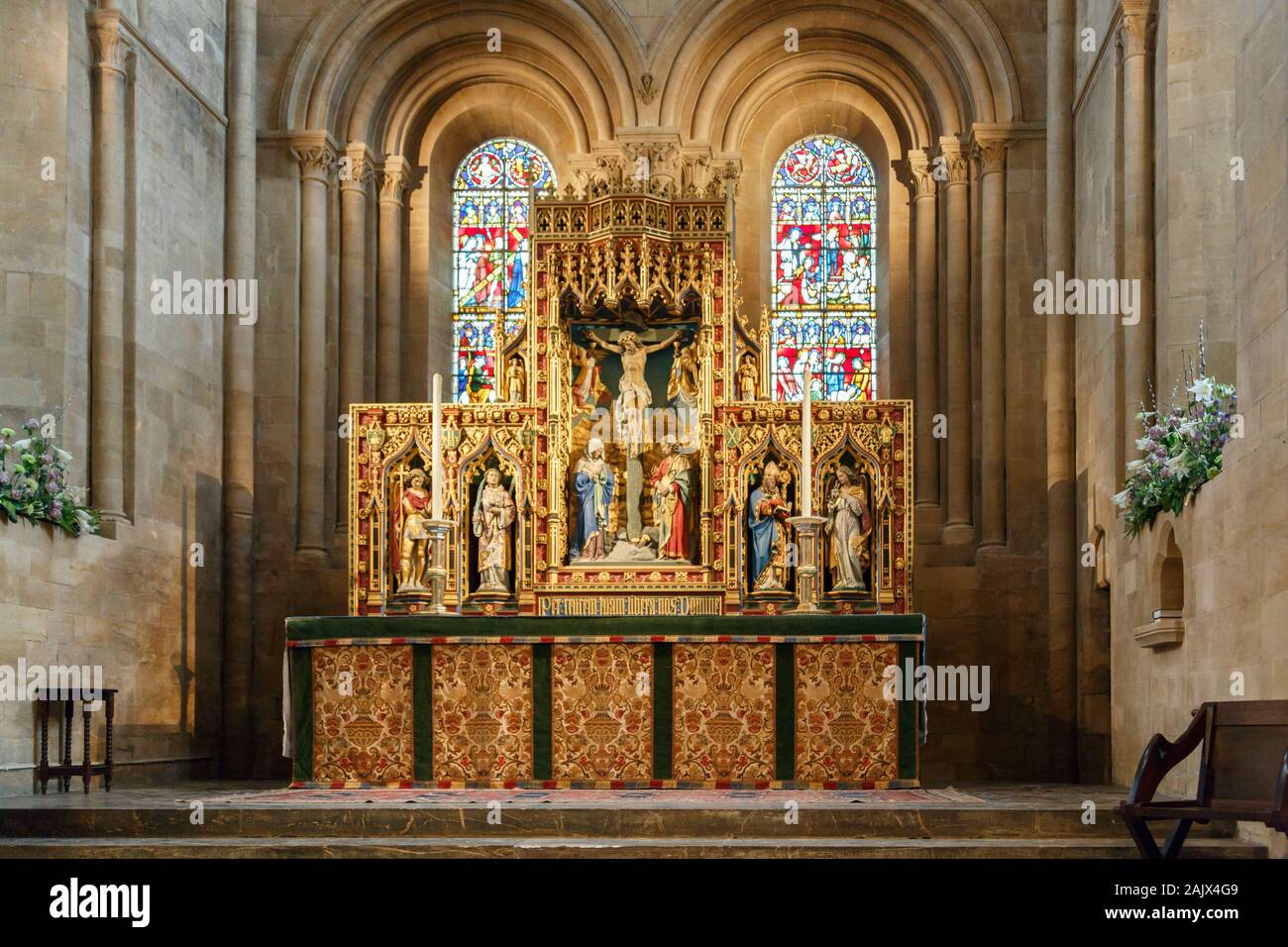 Altar and stained glass window inside Christ Church cathedral. Oxford ...