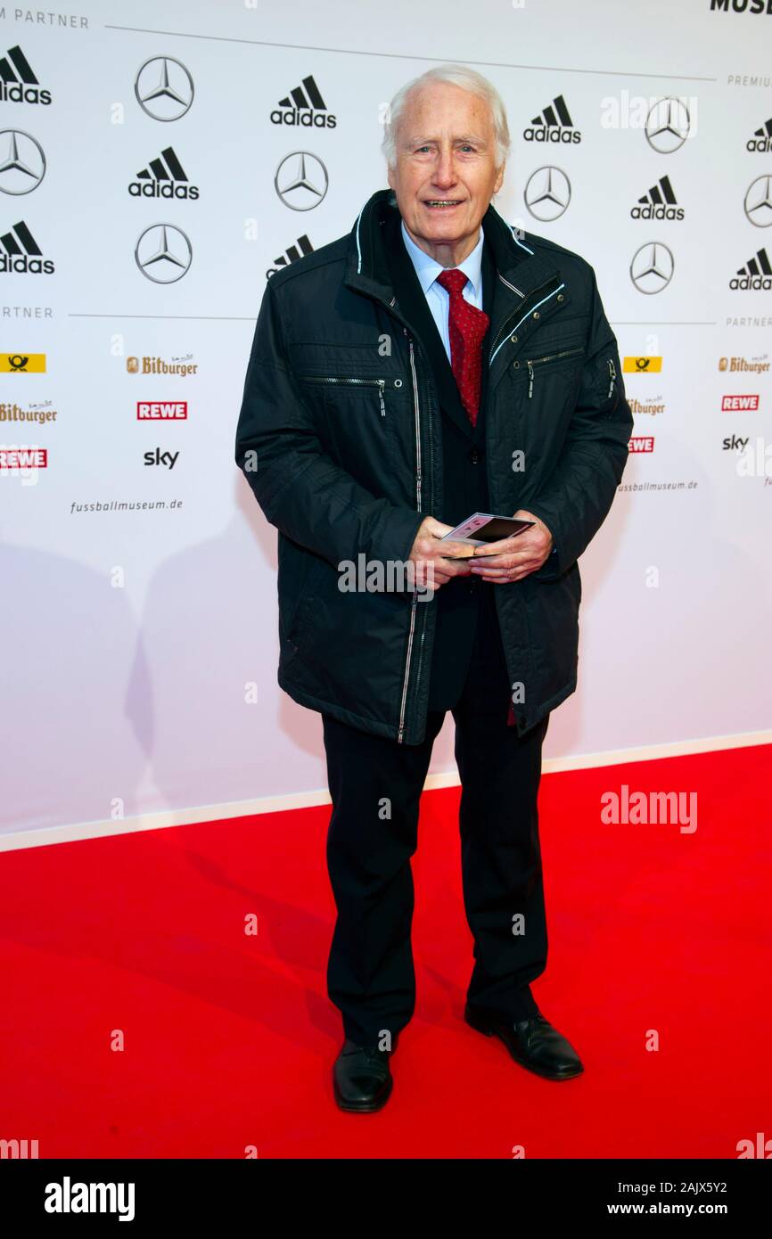 Dortmund, Deutschland. 06th Jan, 2020. goalkeeping legend Hans ...