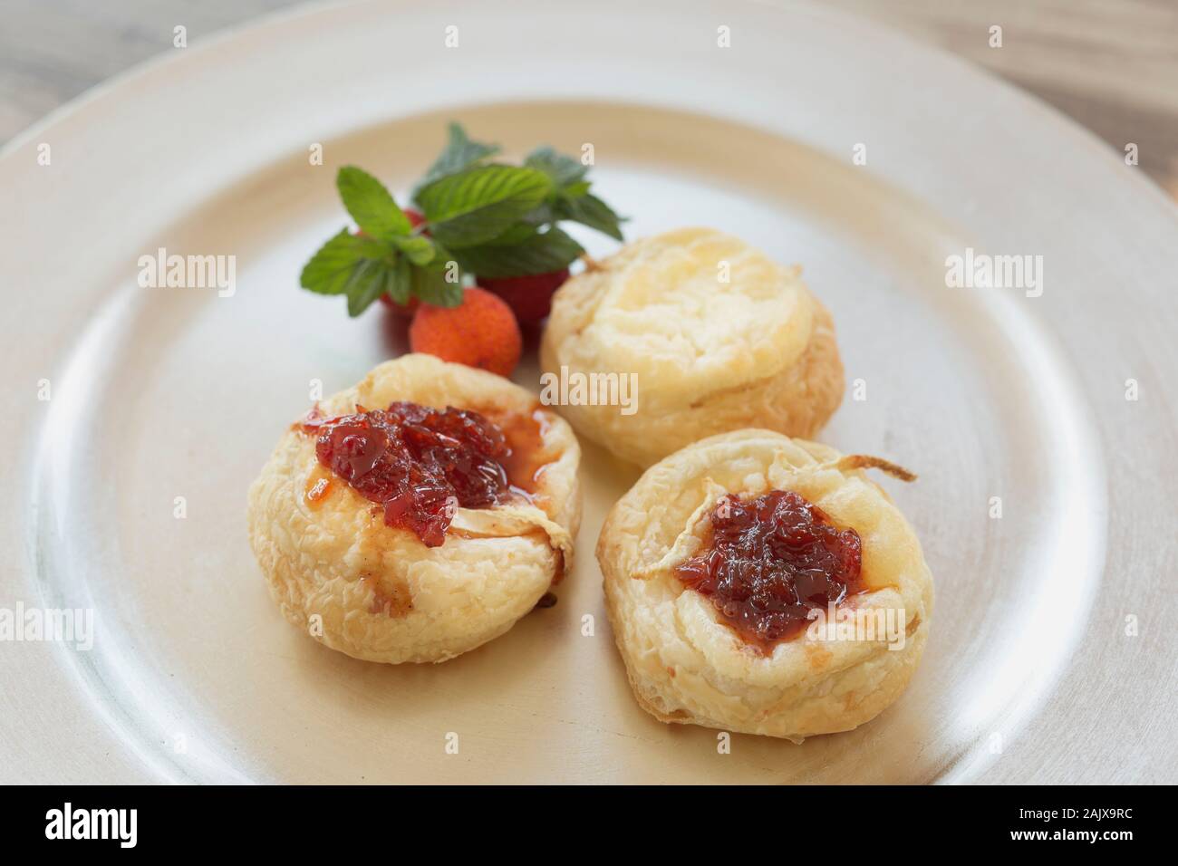 Light puff pastry hi-res stock photography and images - Alamy