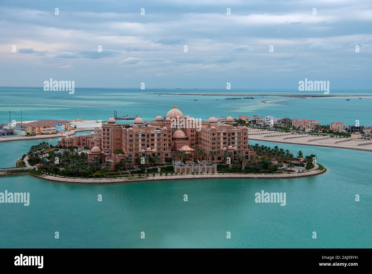 Kempinski hotel doha hi-res stock photography and images - Alamy