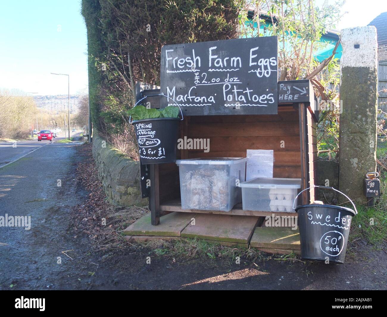 Honesty box countryside hi-res stock photography and images - Alamy