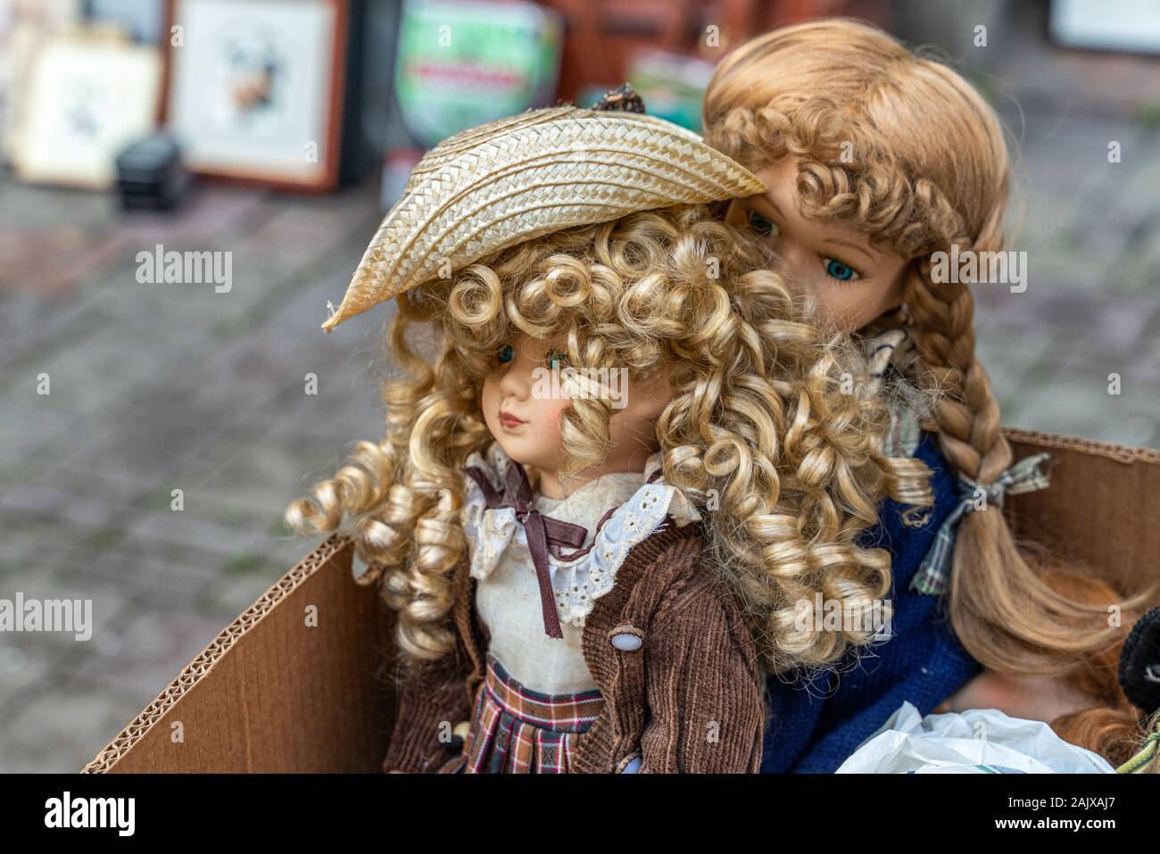 Old fashioned market stall hi-res stock photography and images - Alamy