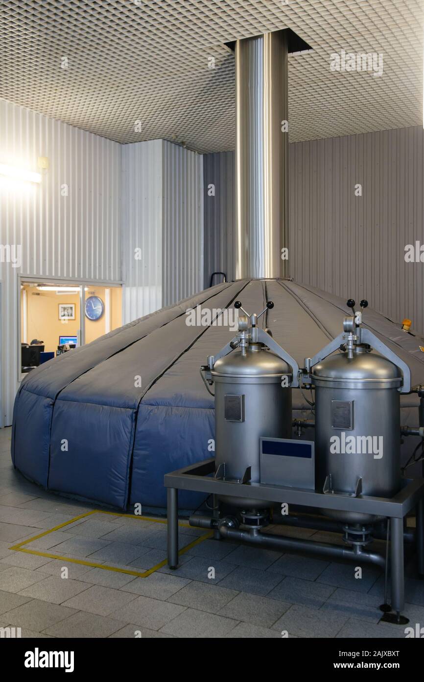 Brewing production mash vats hi-res stock photography and images - Alamy