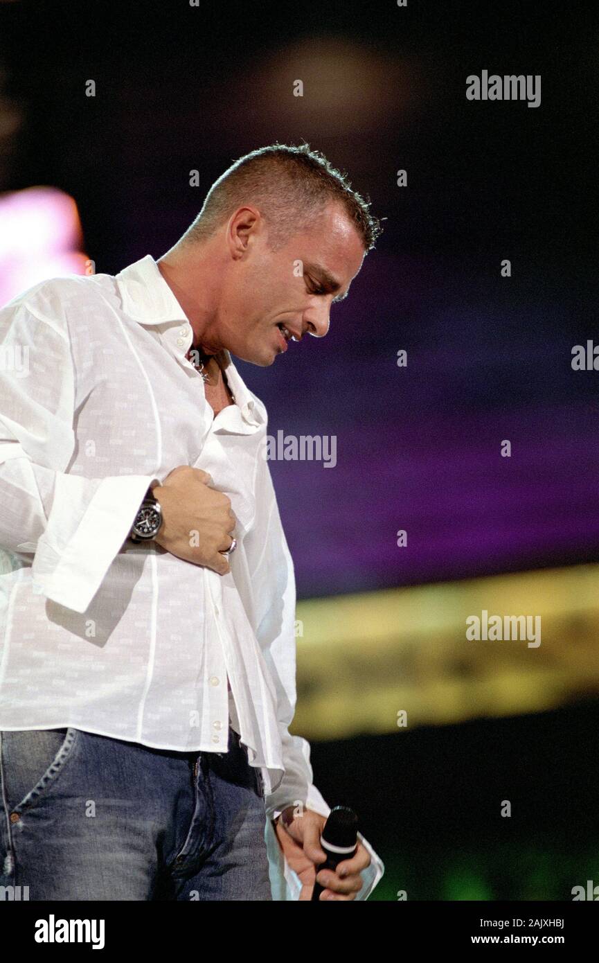 Eros ramazzotti festivalbar hi-res stock photography and images - Alamy