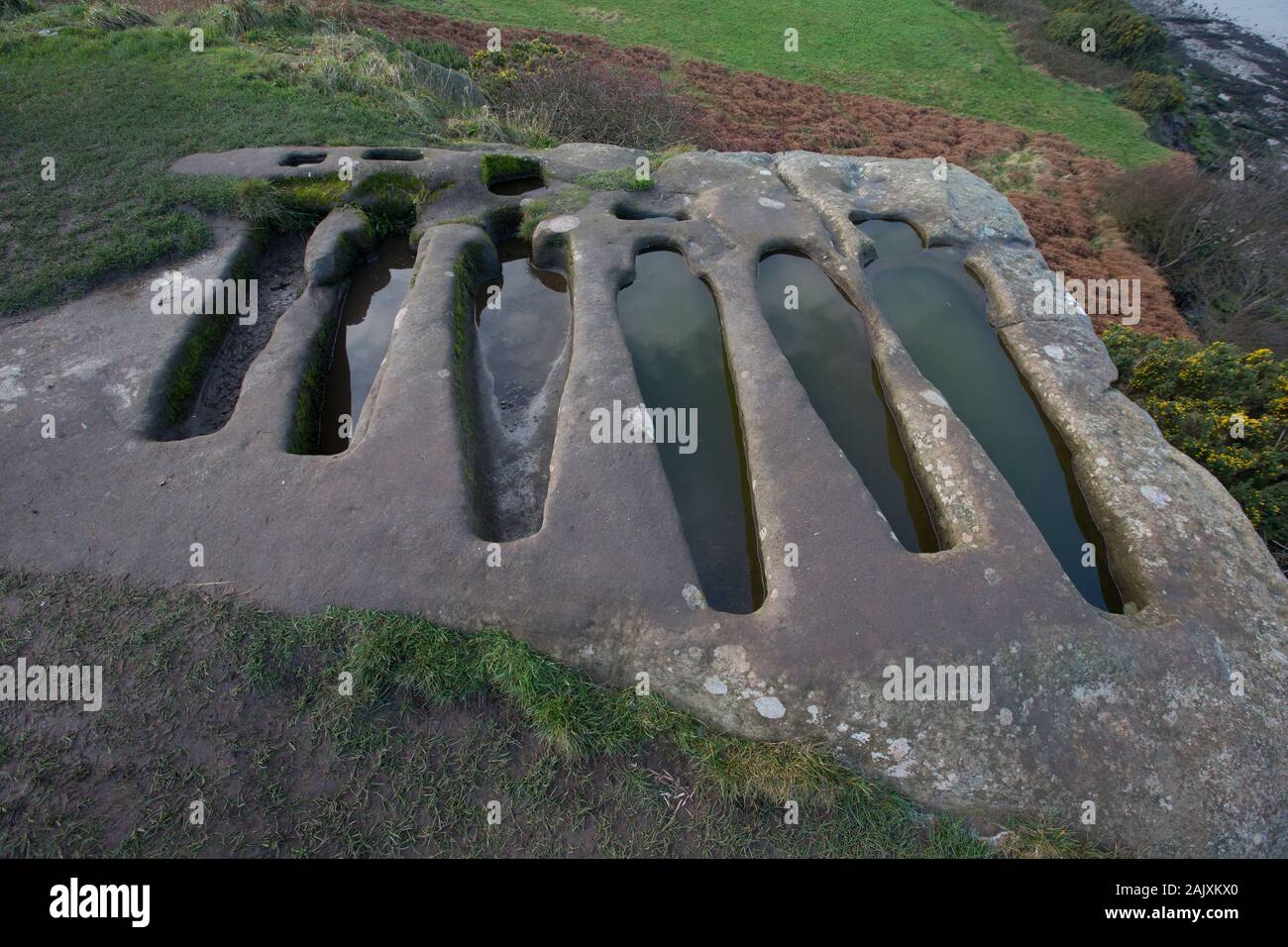 Stone tombs hi-res stock photography and images - Alamy