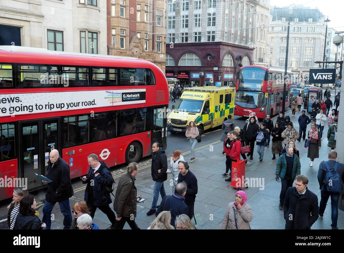 Gnetwork advert hi-res stock photography and images - Alamy