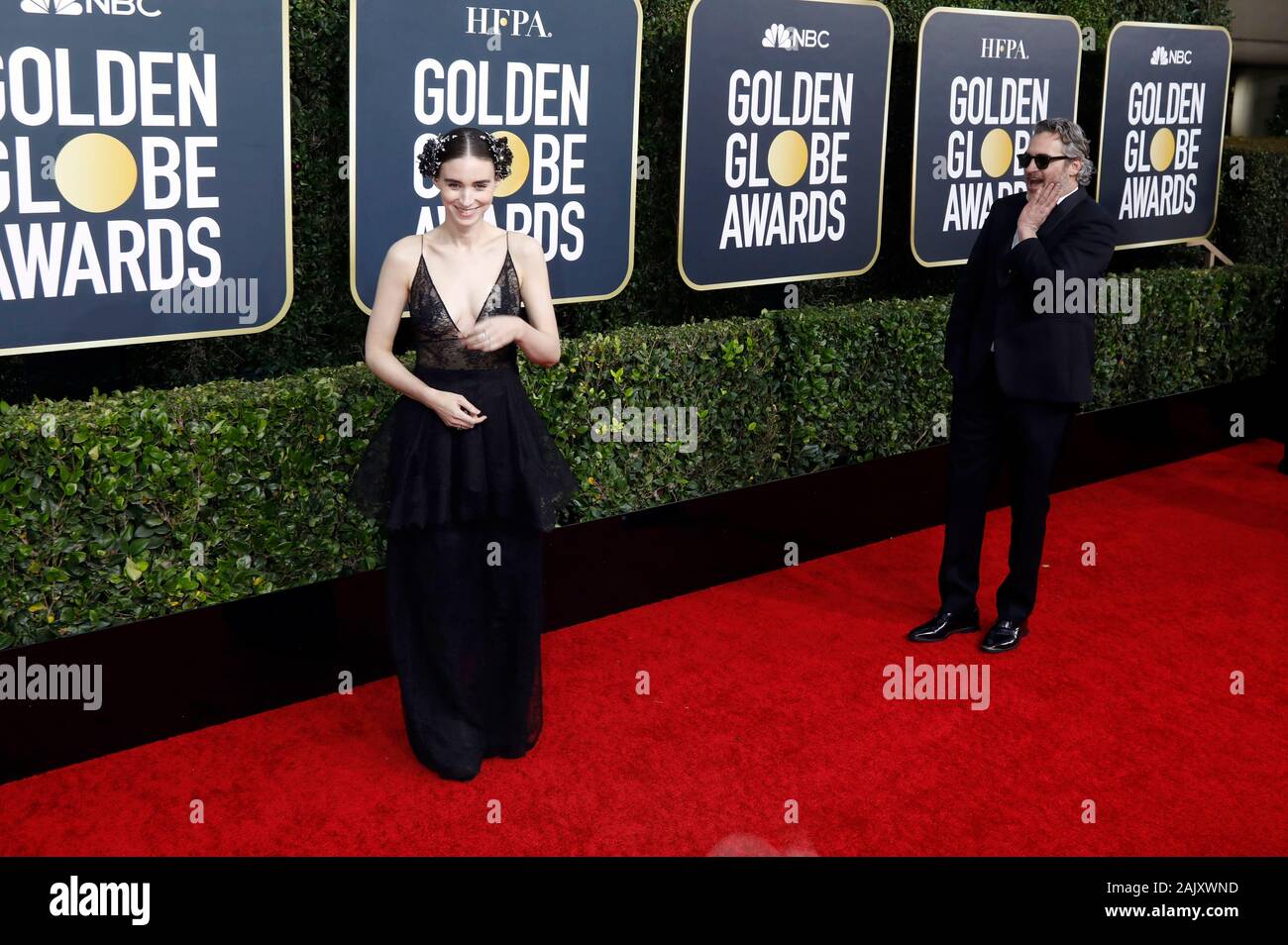 Joaquin phoenix golden globes hi-res stock photography and images - Alamy