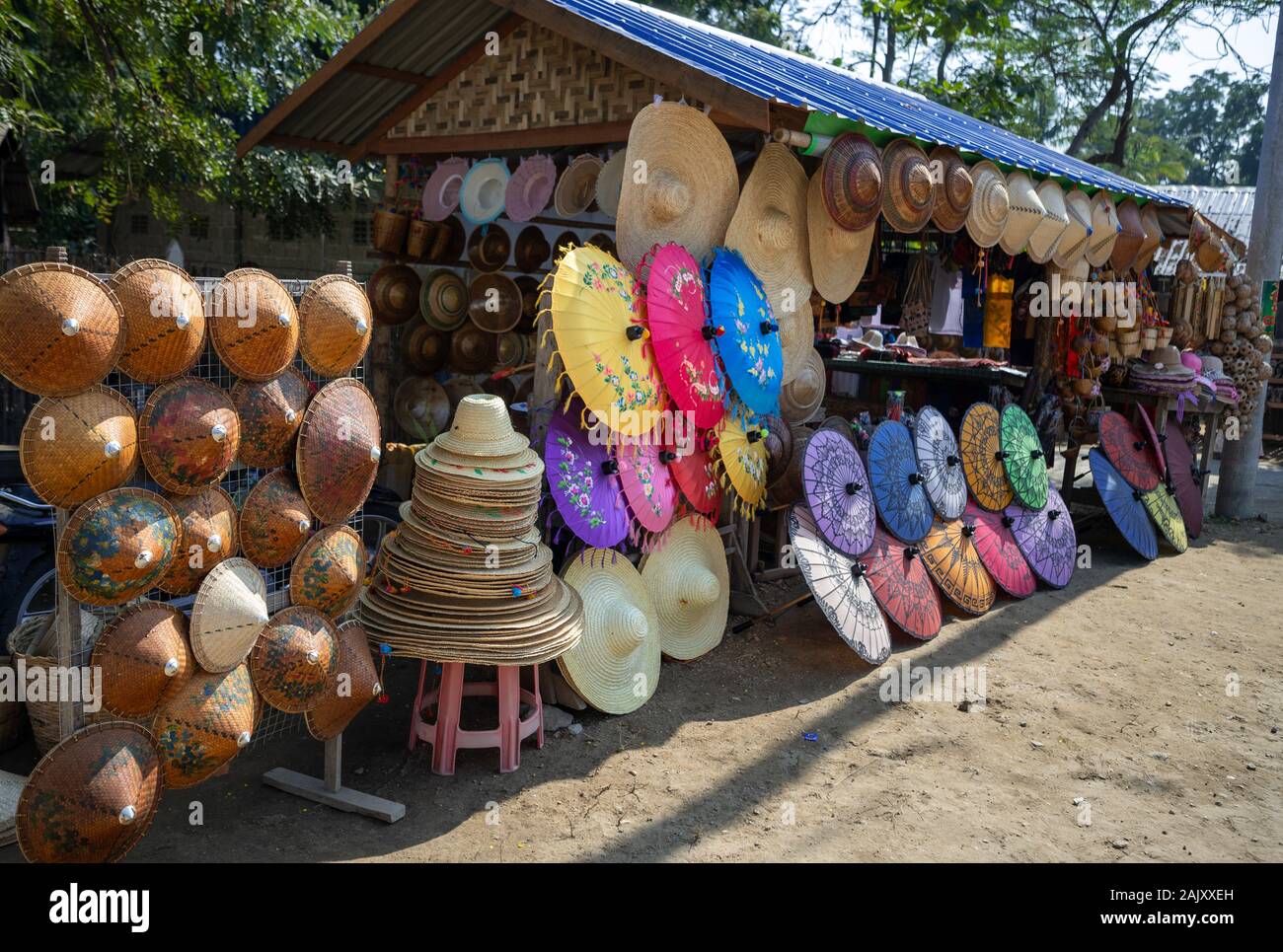 Asian market hi-res stock photography and images - Alamy