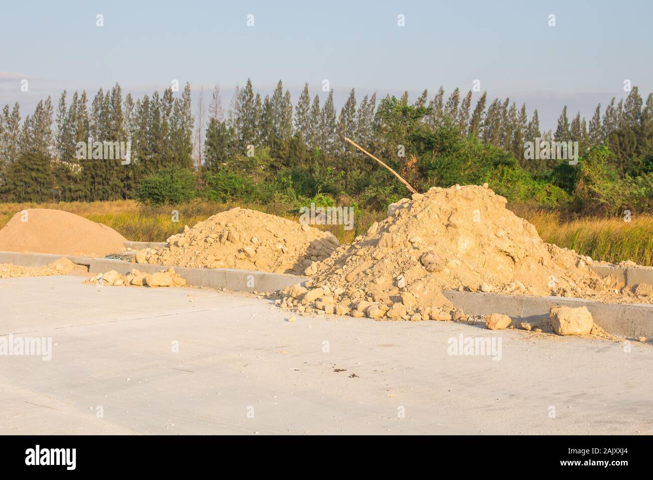 Pile of clay, soil, earth, sand hi-res stock photography and images - Alamy