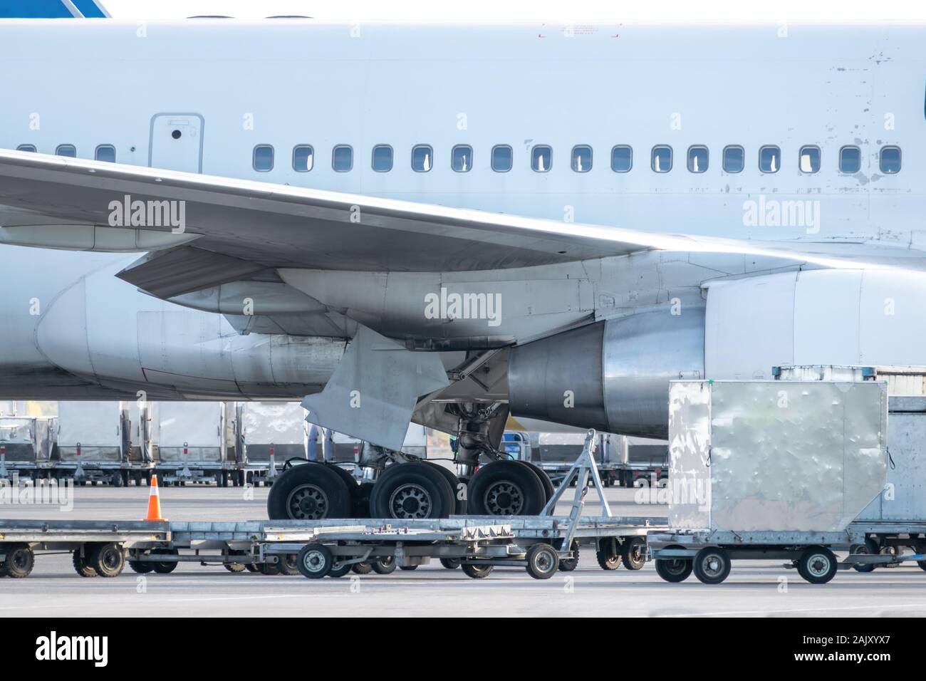 Air cargo handling equipment hi-res stock photography and images - Alamy