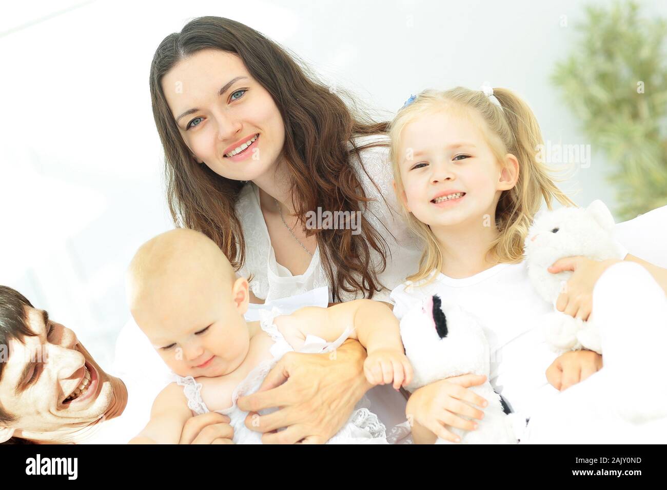 Dad with two daughters hi-res stock photography and images - Alamy