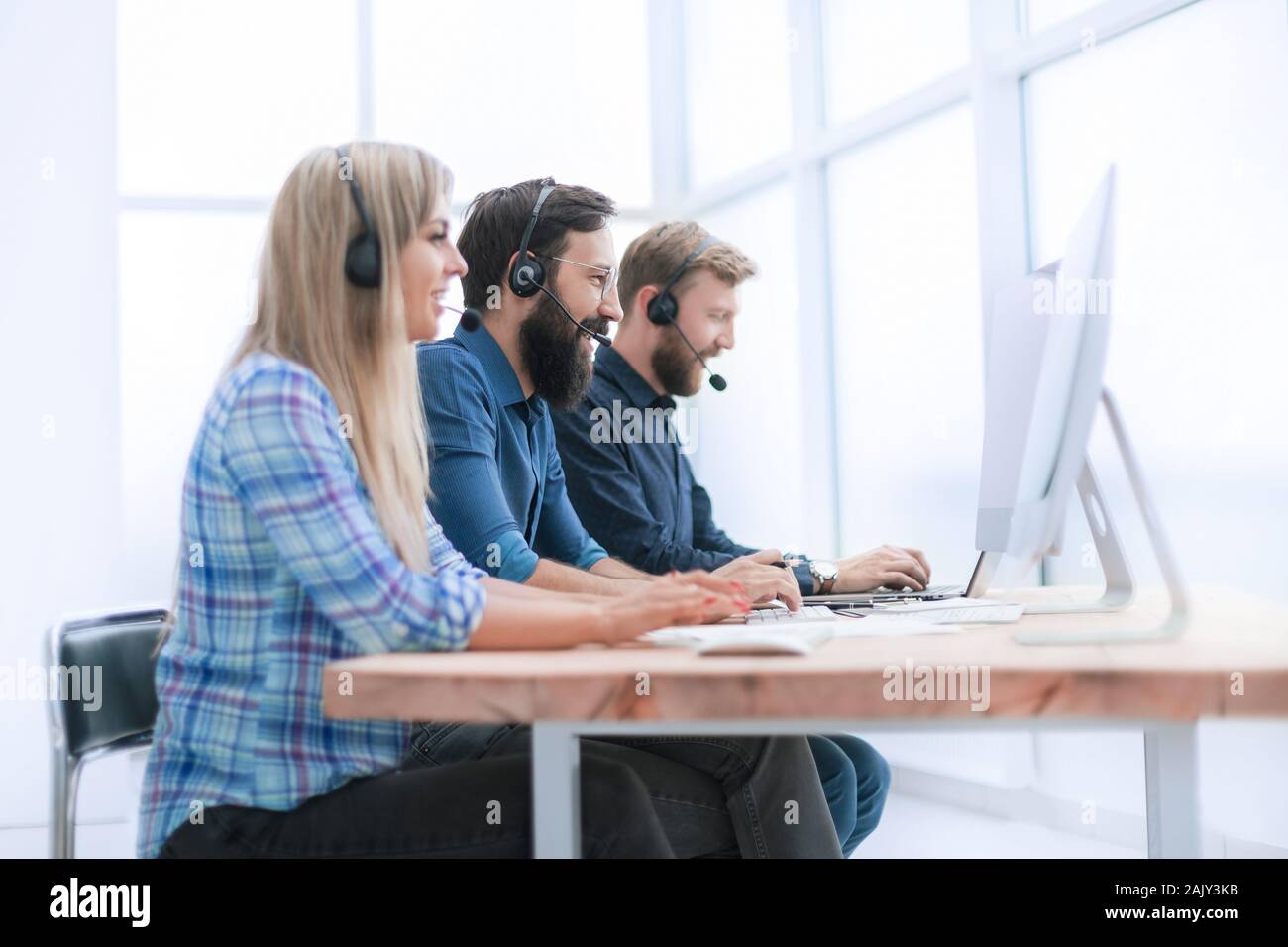 Call center employees hi-res stock photography and images - Alamy