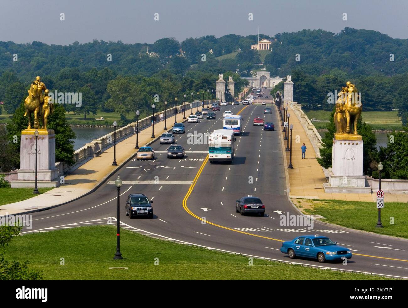 Neoclassical masonry arch bridge hi-res stock photography and images ...