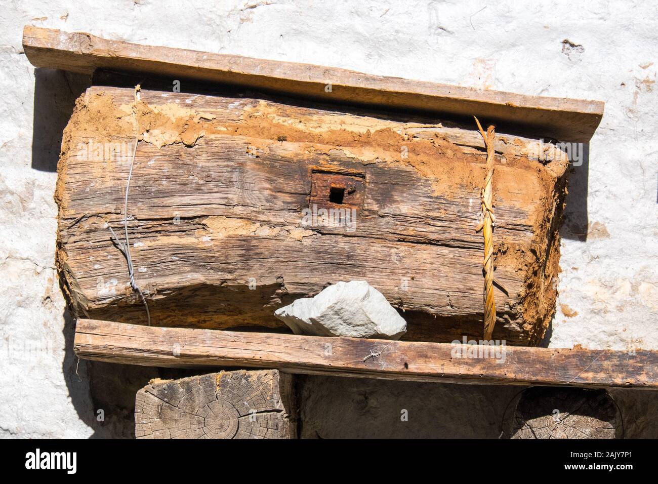 Traditional beehive hi-res stock photography and images - Alamy