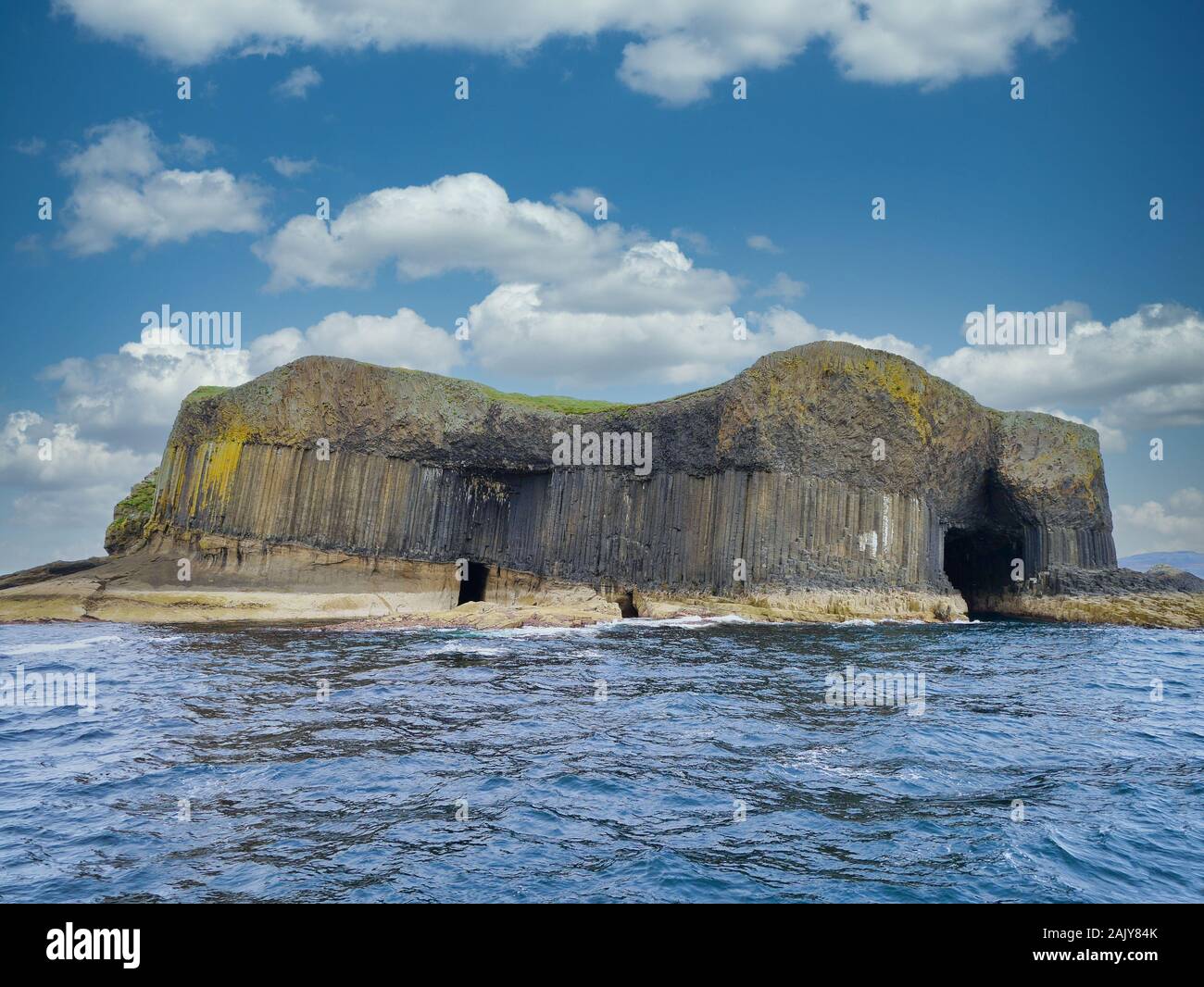Columns of jointed volcanic basalt rock in which the vertical joints ... Columns of jointed volcanic basalt rock in which the vertical joints ...