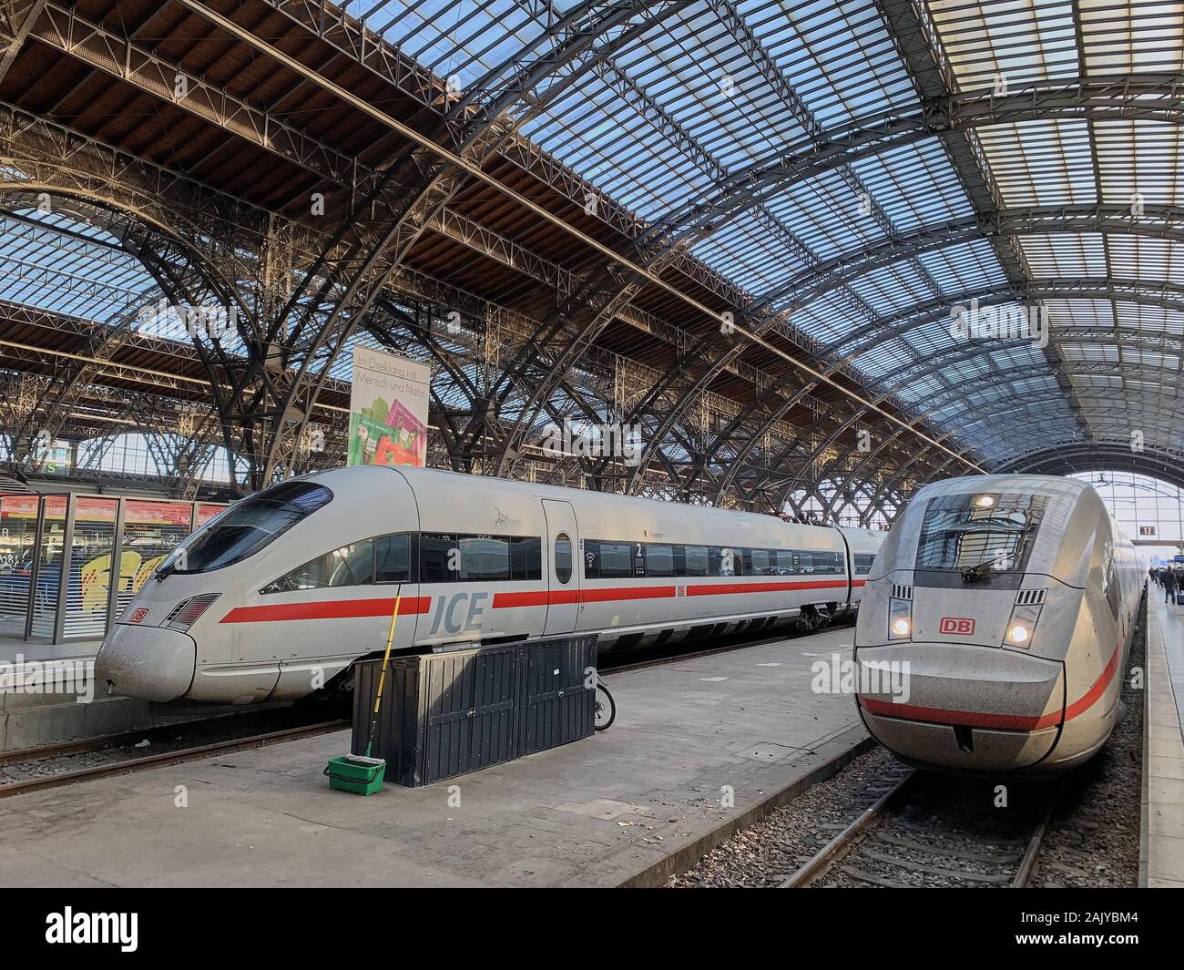 Deutsche bahn bahnsteig hi-res stock photography and images - Alamy