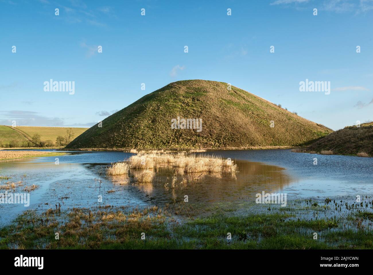 The huge Neolithic chalk mound of Silbury Hill, Avebury, Wiltshire, UK ...