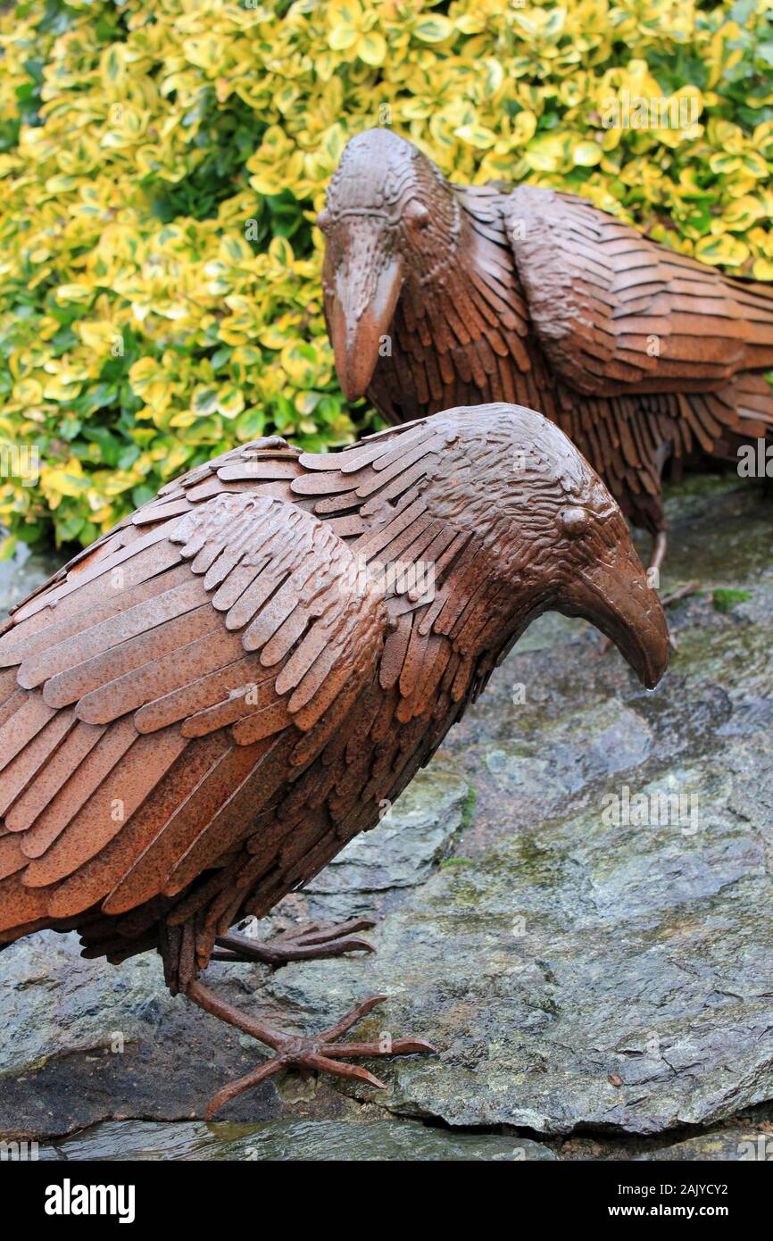 Raven sculpture hi-res stock photography and images - Alamy