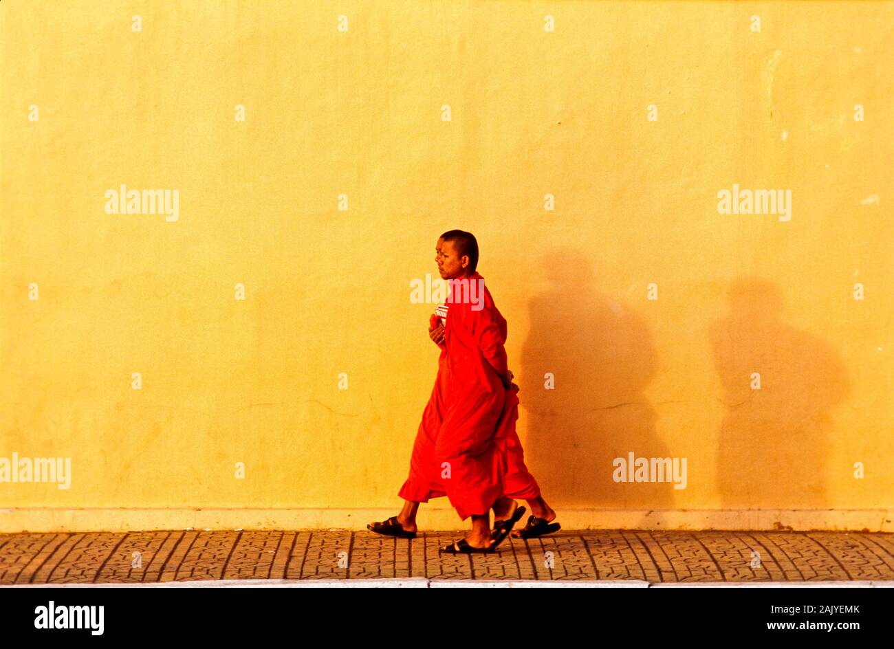 Cambodia buddhists monastery hi-res stock photography and images - Alamy