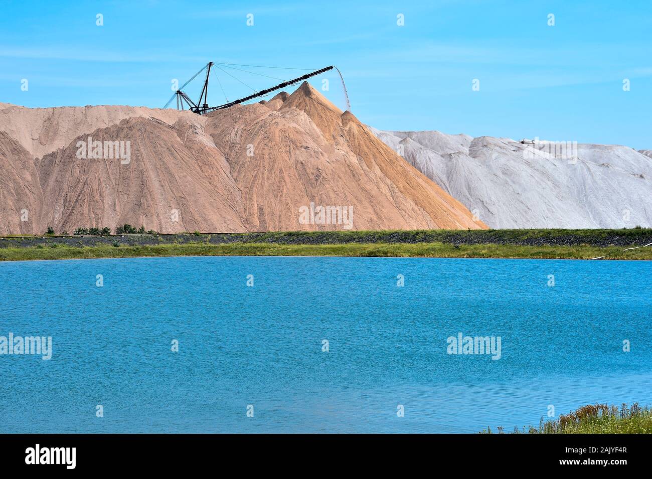 Salt stockpile conveyor structure hi-res stock photography and images ...