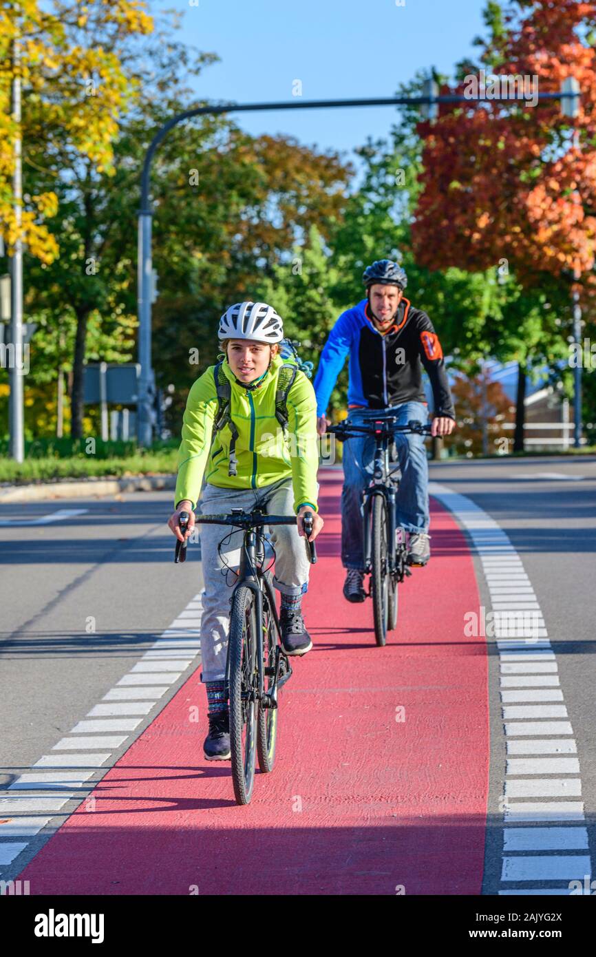 Cycling mobility on inner-city road Stock Photo - Alamy