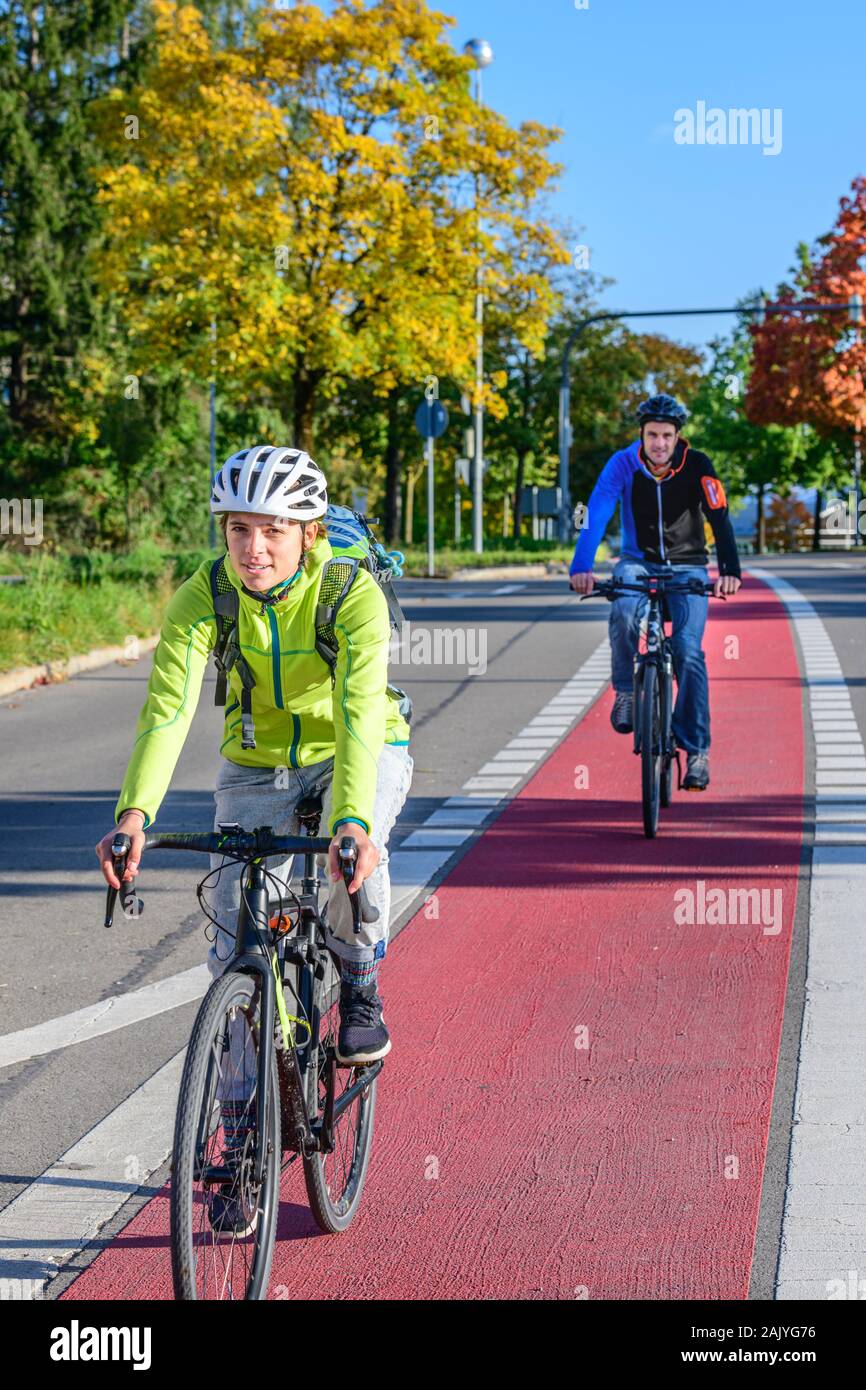 Cycling mobility on inner-city road Stock Photo - Alamy