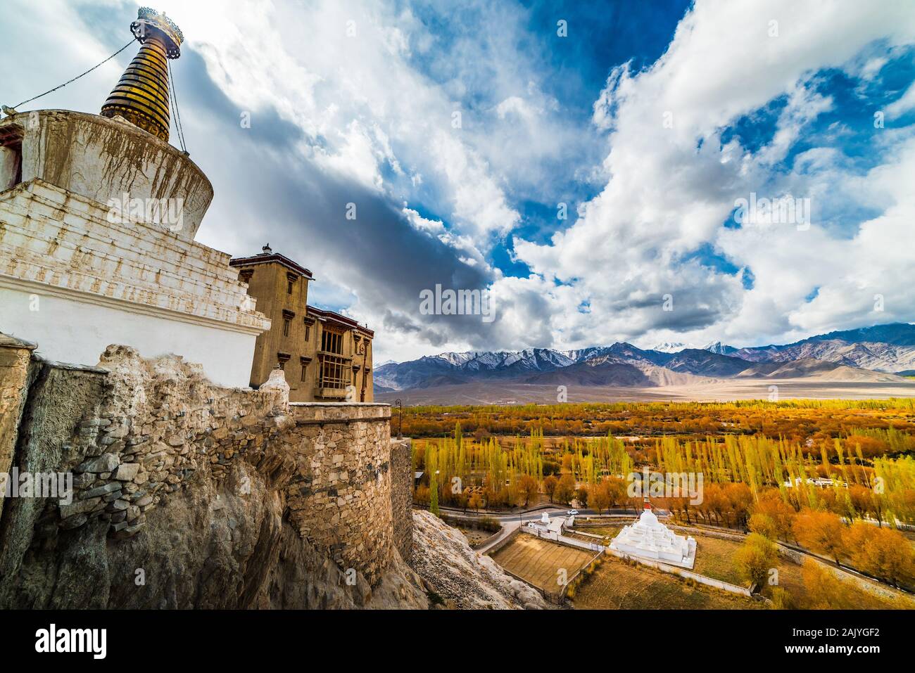 Indian himalayan desert hi-res stock photography and images - Alamy