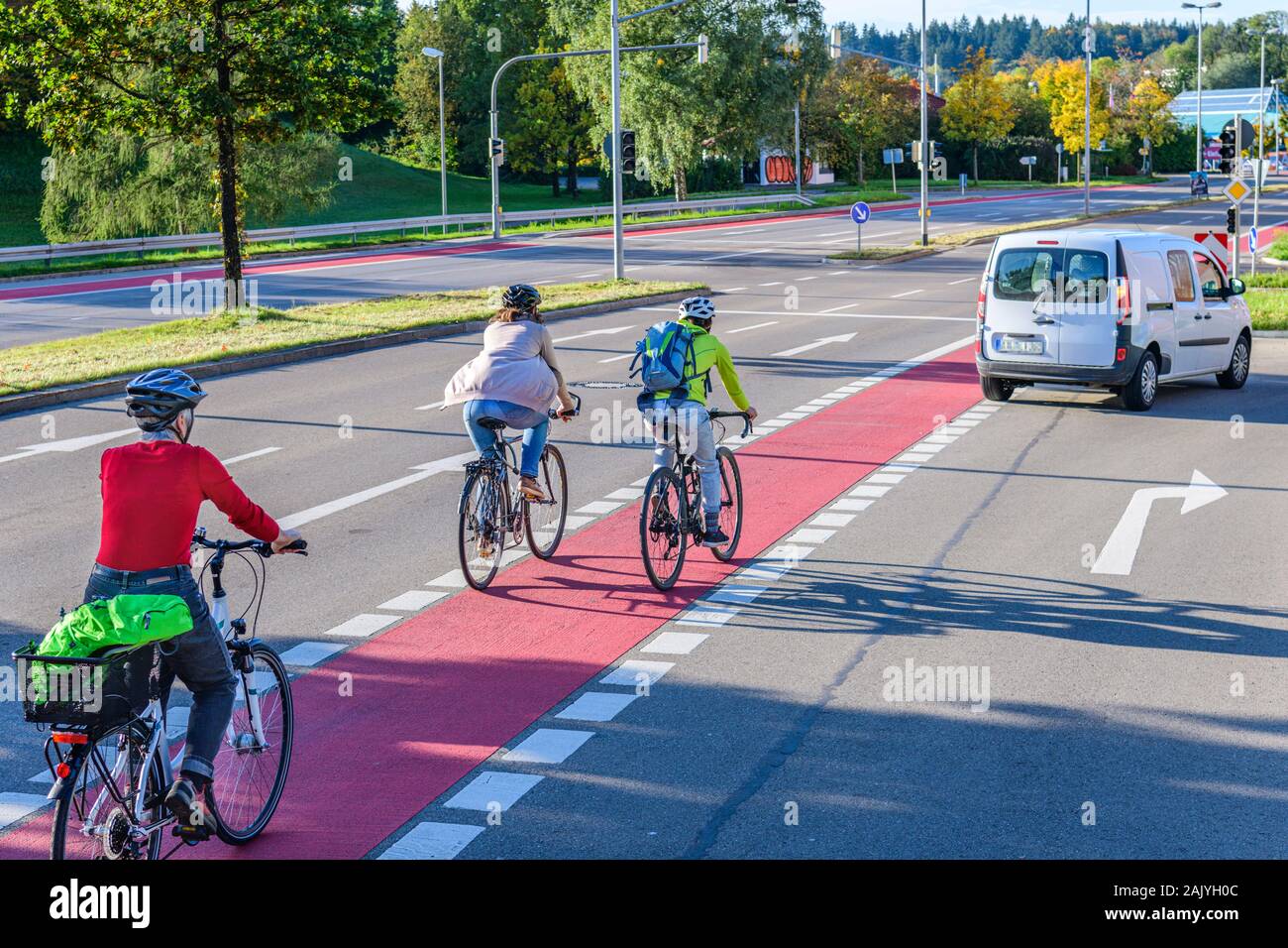 Cycling mobility on inner-city road Stock Photo - Alamy