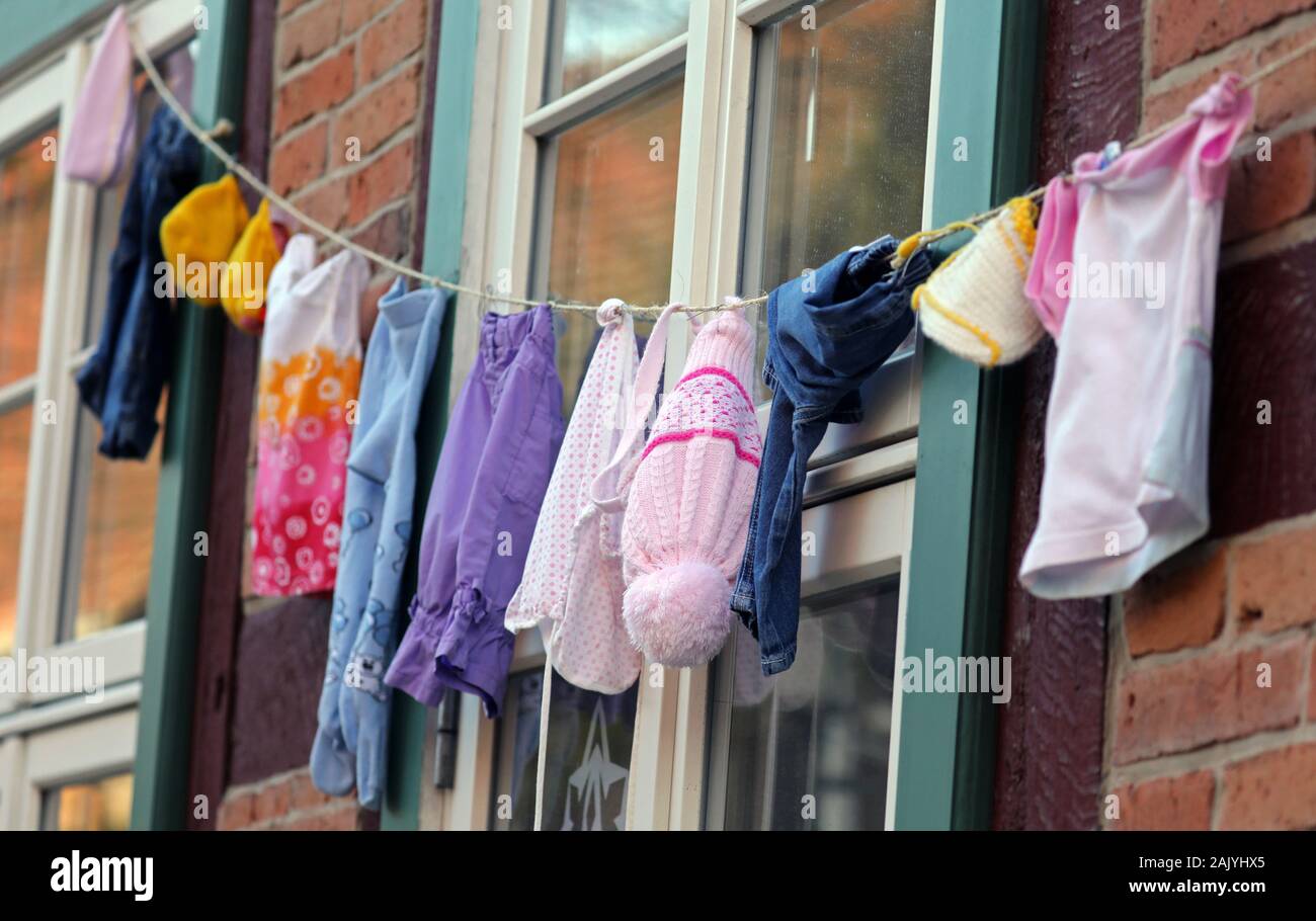 Maternity ward sign hi-res stock photography and images - Alamy