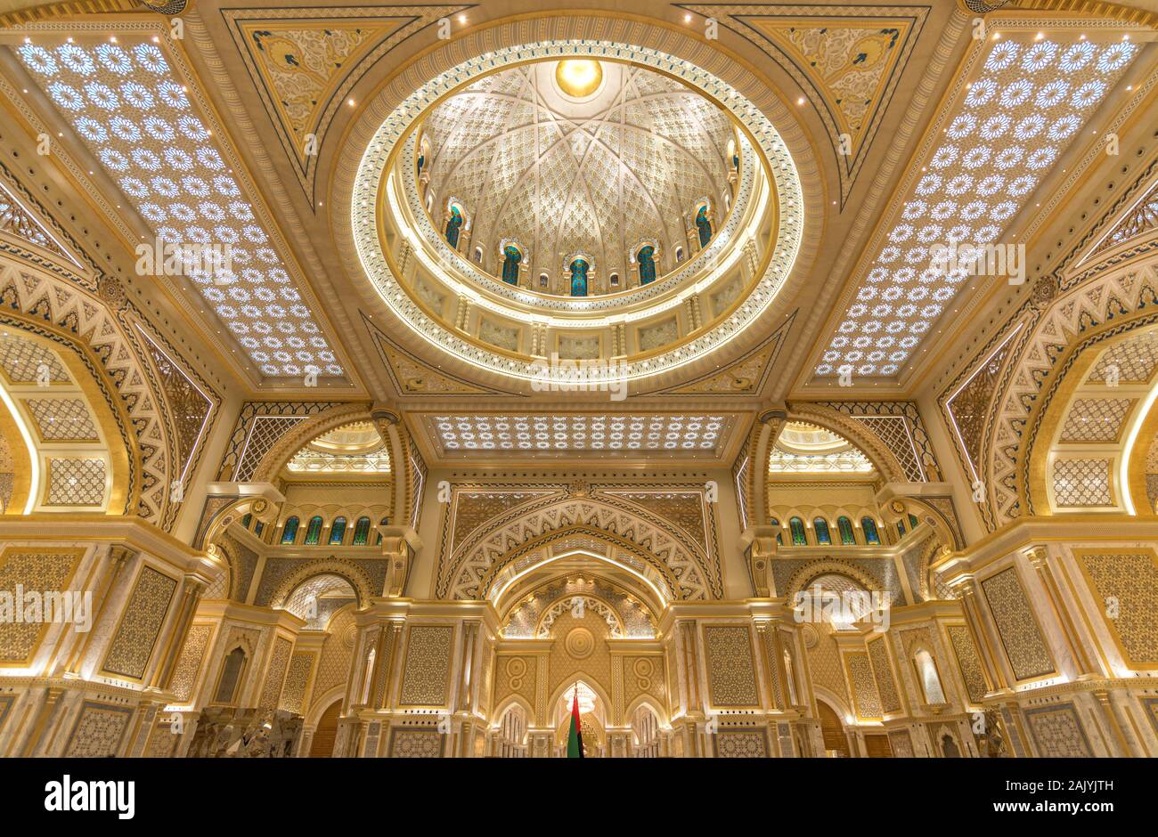 Abu Dhabi, United Arab Emirates: The sumptuous decorations of main hall ...